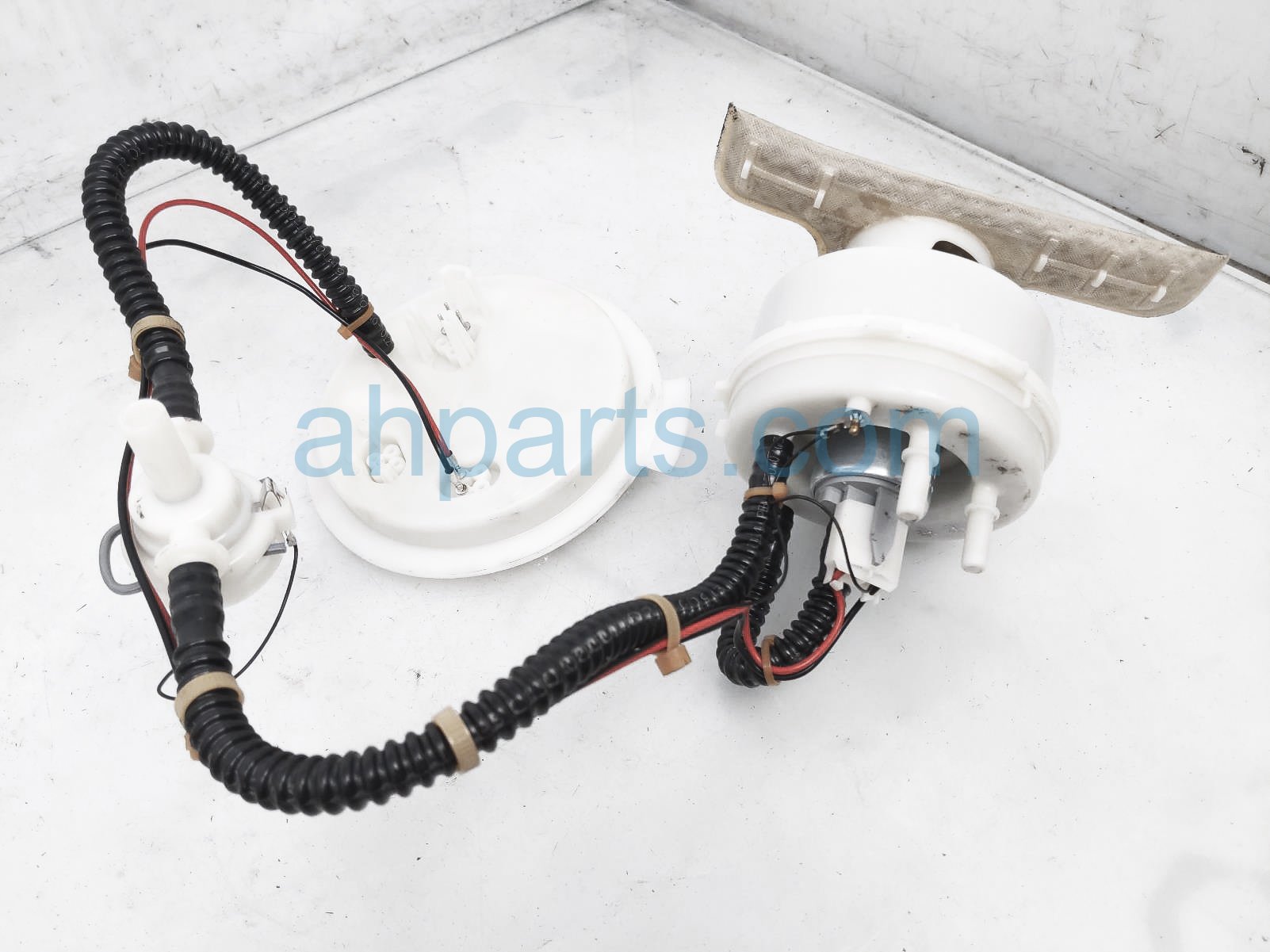 Sold 2013 BMW 528i Gas / Fuel Pump (tank Mounted) 16-11-7-341-301,