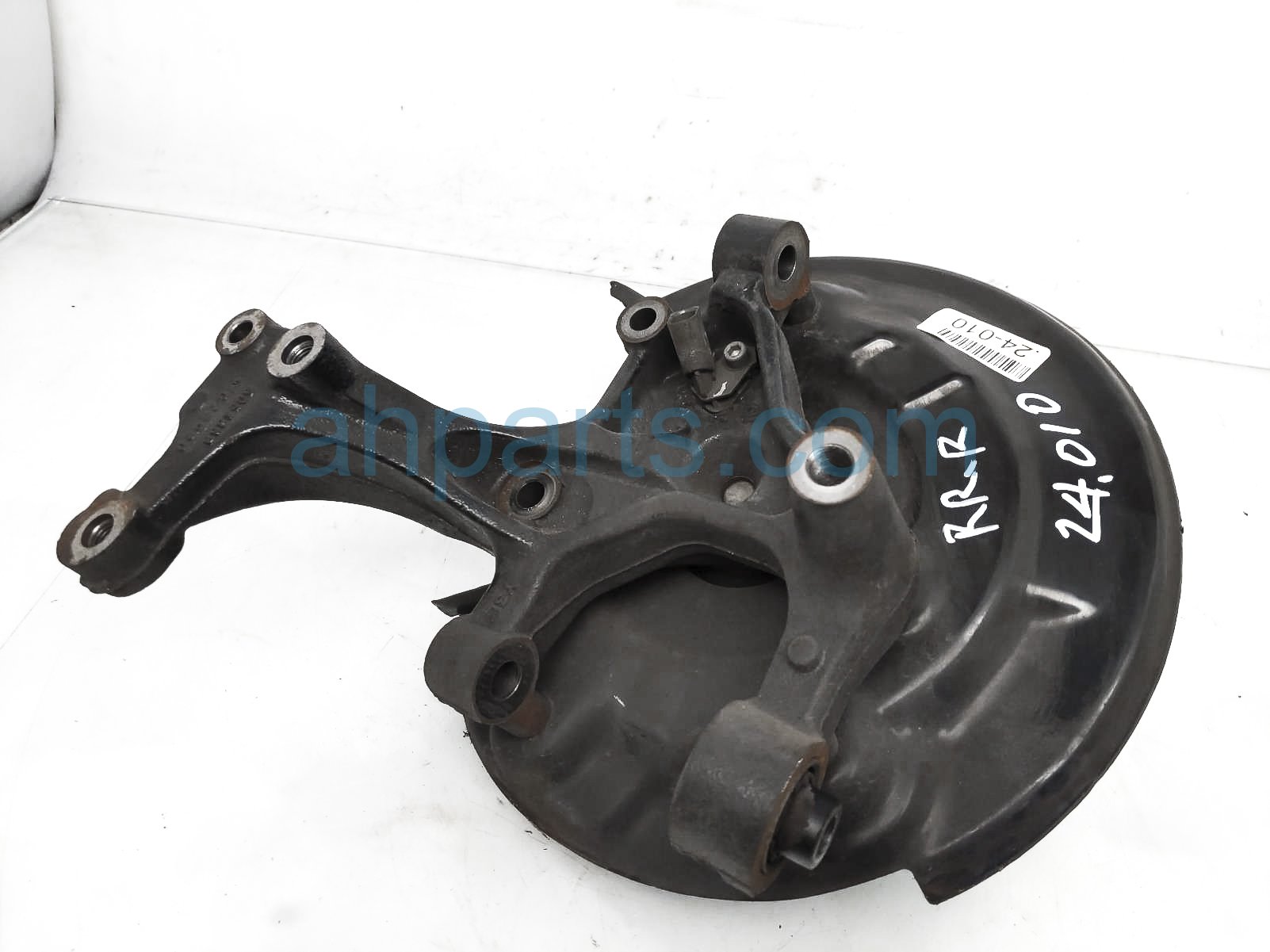 Sold 2021 Volkswagen Passat Axle Stub Rear Passenger Spindle Knuckle W ...