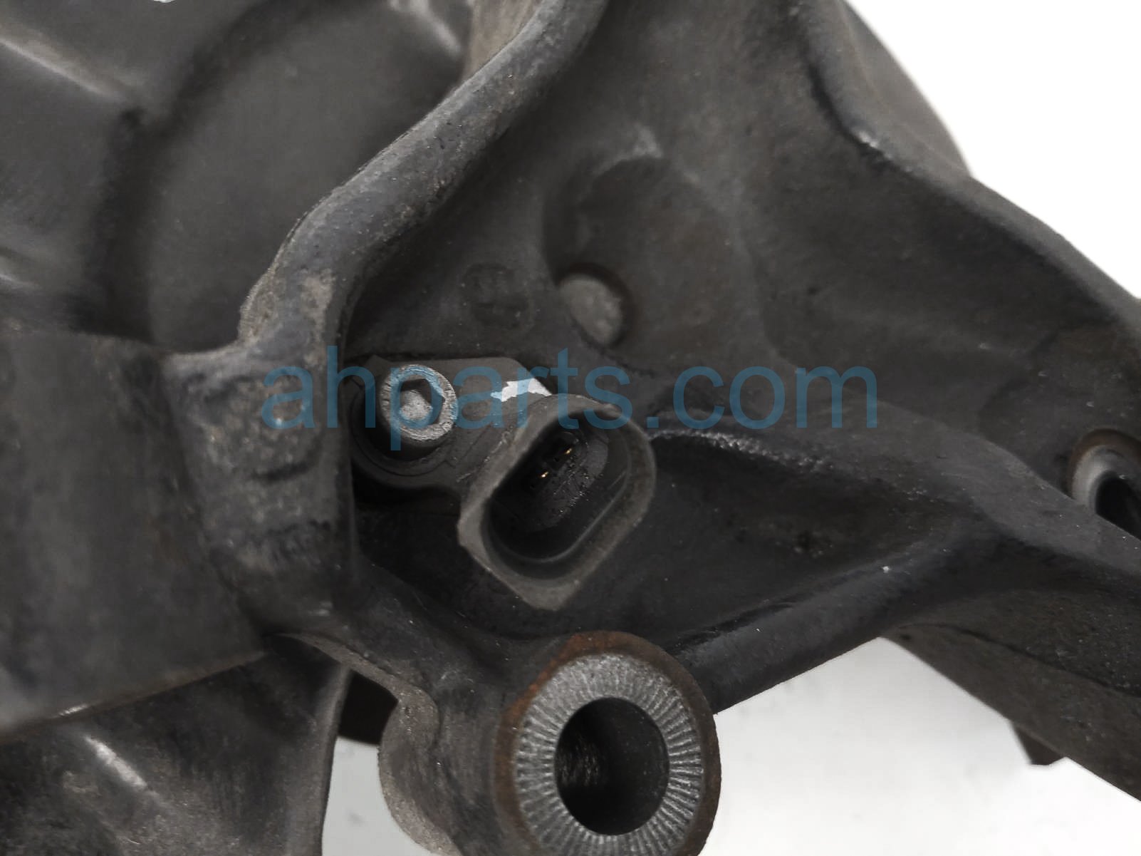 Sold 2021 Volkswagen Passat Axle Stub Rear Passenger Spindle Knuckle W ...