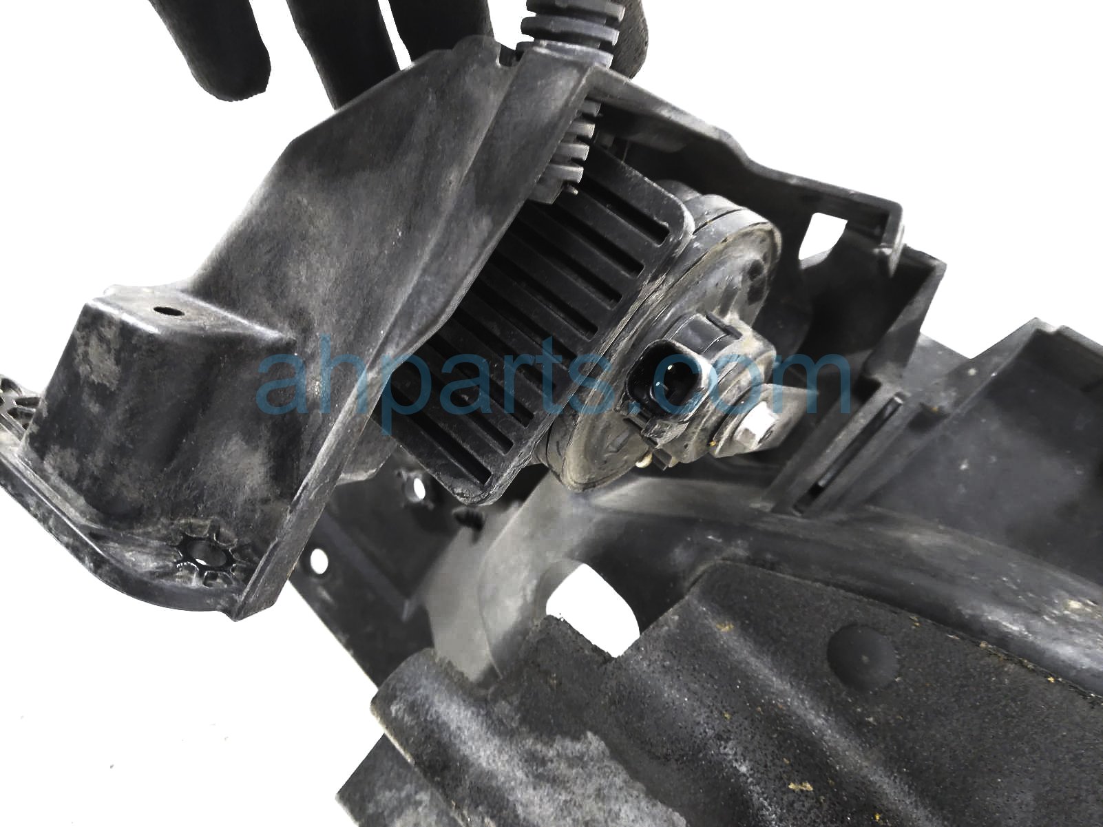 Sold 2019 Jeep Cherokee Grille Air Inlet Baffle Assy 68286772AA,