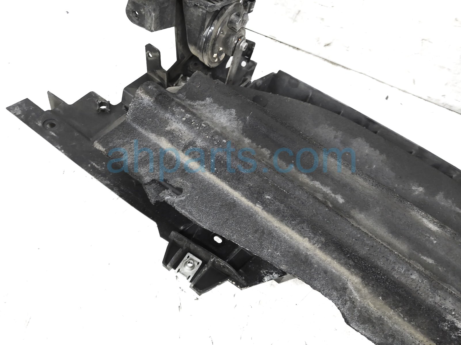 Sold 2019 Jeep Cherokee Grille Air Inlet Baffle Assy 68286772AA,