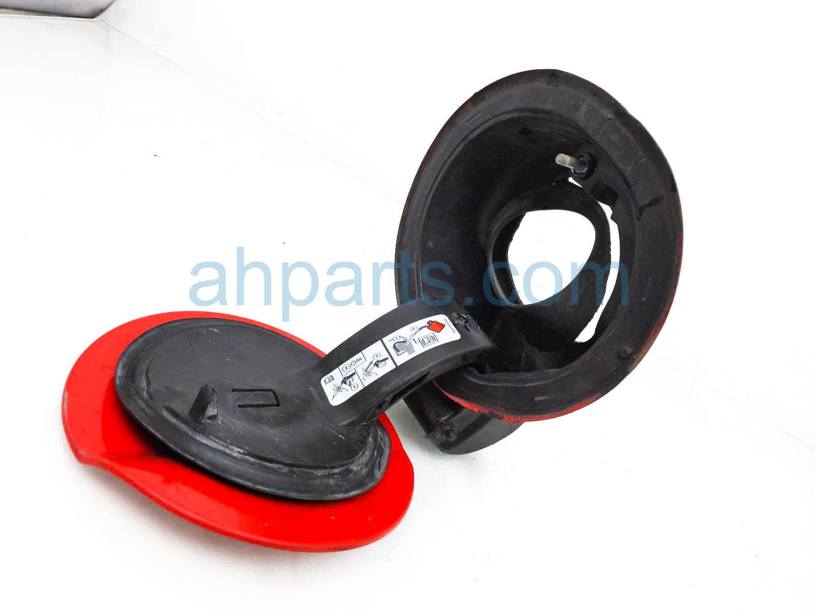 Sold 2015 Ford Mustang Fuel Filler Door - 5.0l - Cpe - Red FR3Z-63405A26-A,