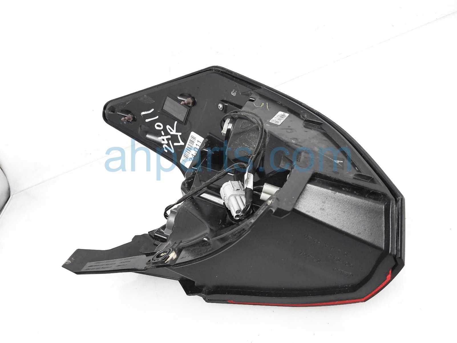 Sold 2021 Nissan Kicks Rear Driver Side Quarter Tail Light / Lamp 26555 ...