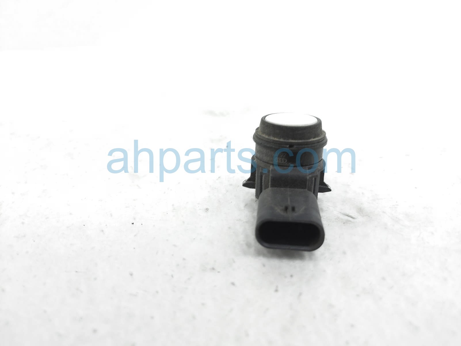 Sold 2019 BMW 330i Single Parking Sensor - White 66-20-9-261-587,