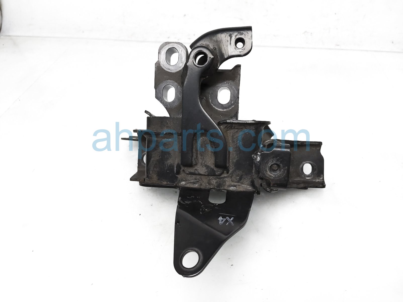 Sold 2020 Toyota Corolla Engine/motor Driver Insulator Engine Mount - 2 ...