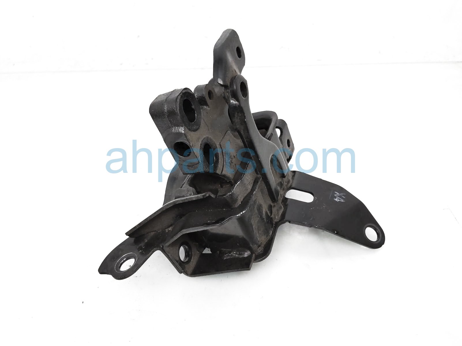 Sold 2020 Toyota Corolla Engine/motor Driver Insulator Engine Mount - 2 ...