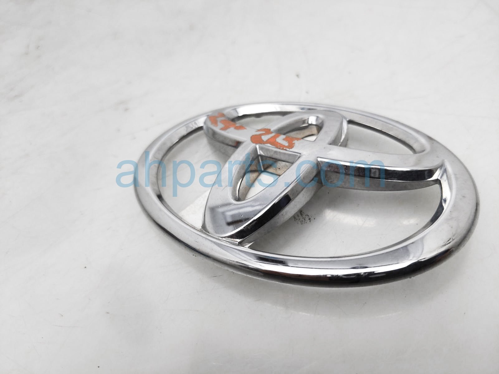 Sold 2020 Toyota Corolla Toyota Grille Emblem 90975-A2011,