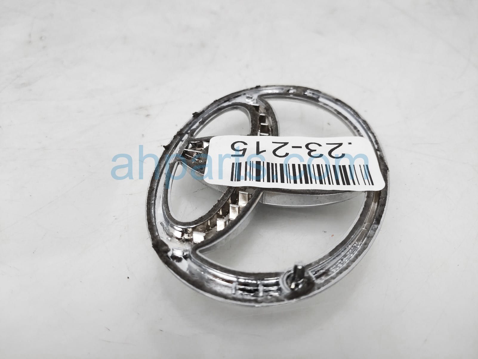 Sold 2020 Toyota Corolla Toyota Grille Emblem 90975-A2011,