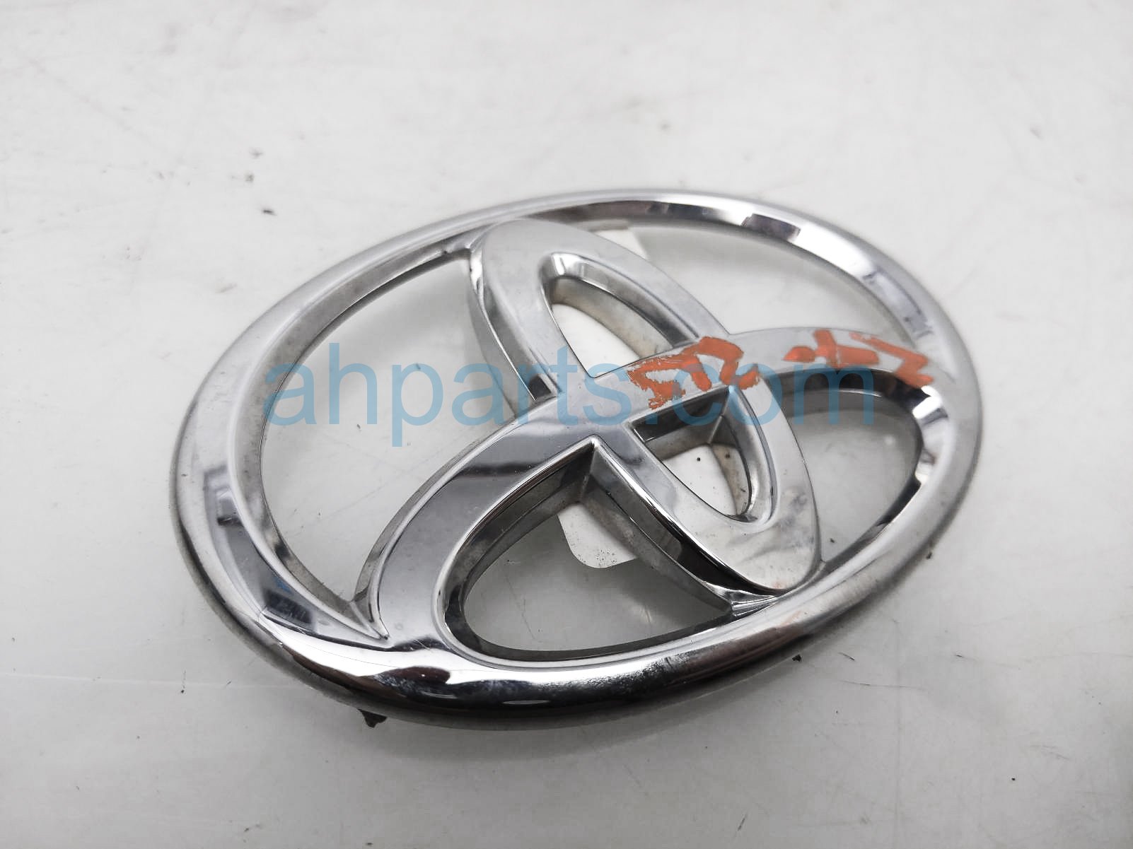 Sold 2020 Toyota Corolla Toyota Grille Emblem 90975-A2011,