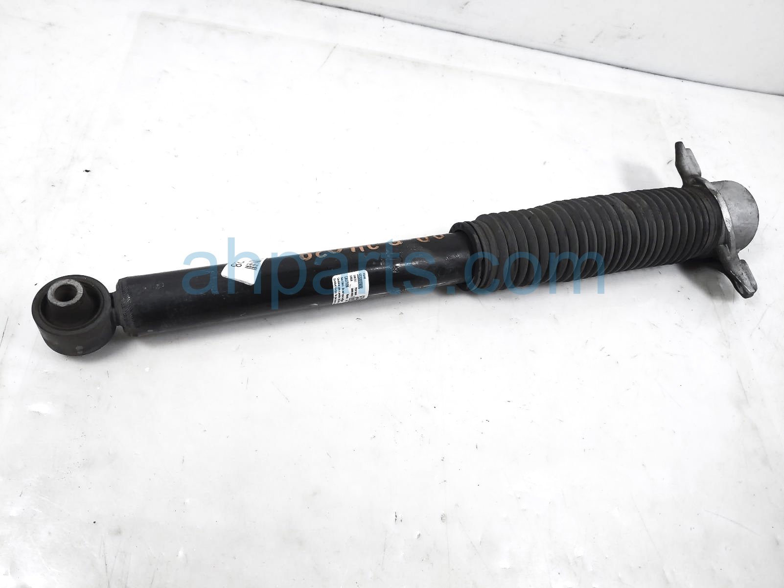 Sold 2020 Kia Telluride Strut / Spring / Rear Passenger Shock Absorber ...