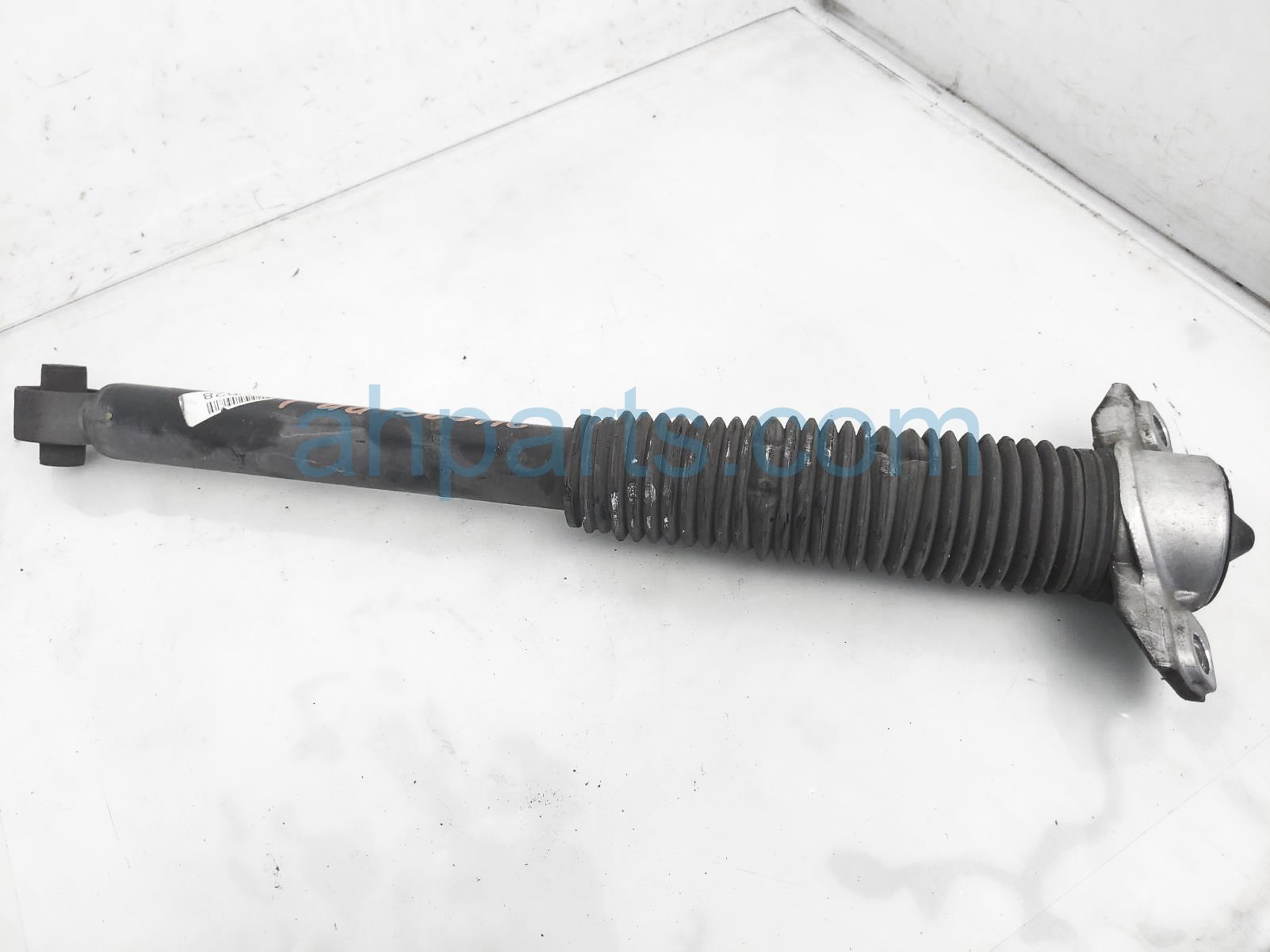 Sold 2020 Kia Telluride Strut / Spring / Rear Driver Shock Absorber ...