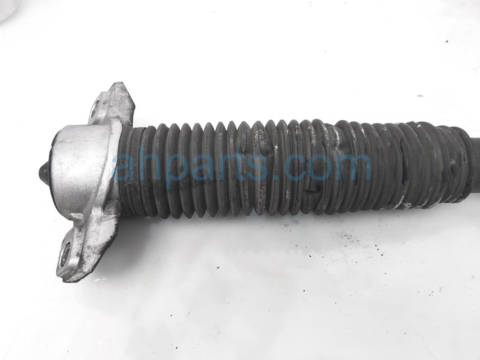 Sold 2020 Kia Telluride Strut / Spring / Rear Driver Shock Absorber ...