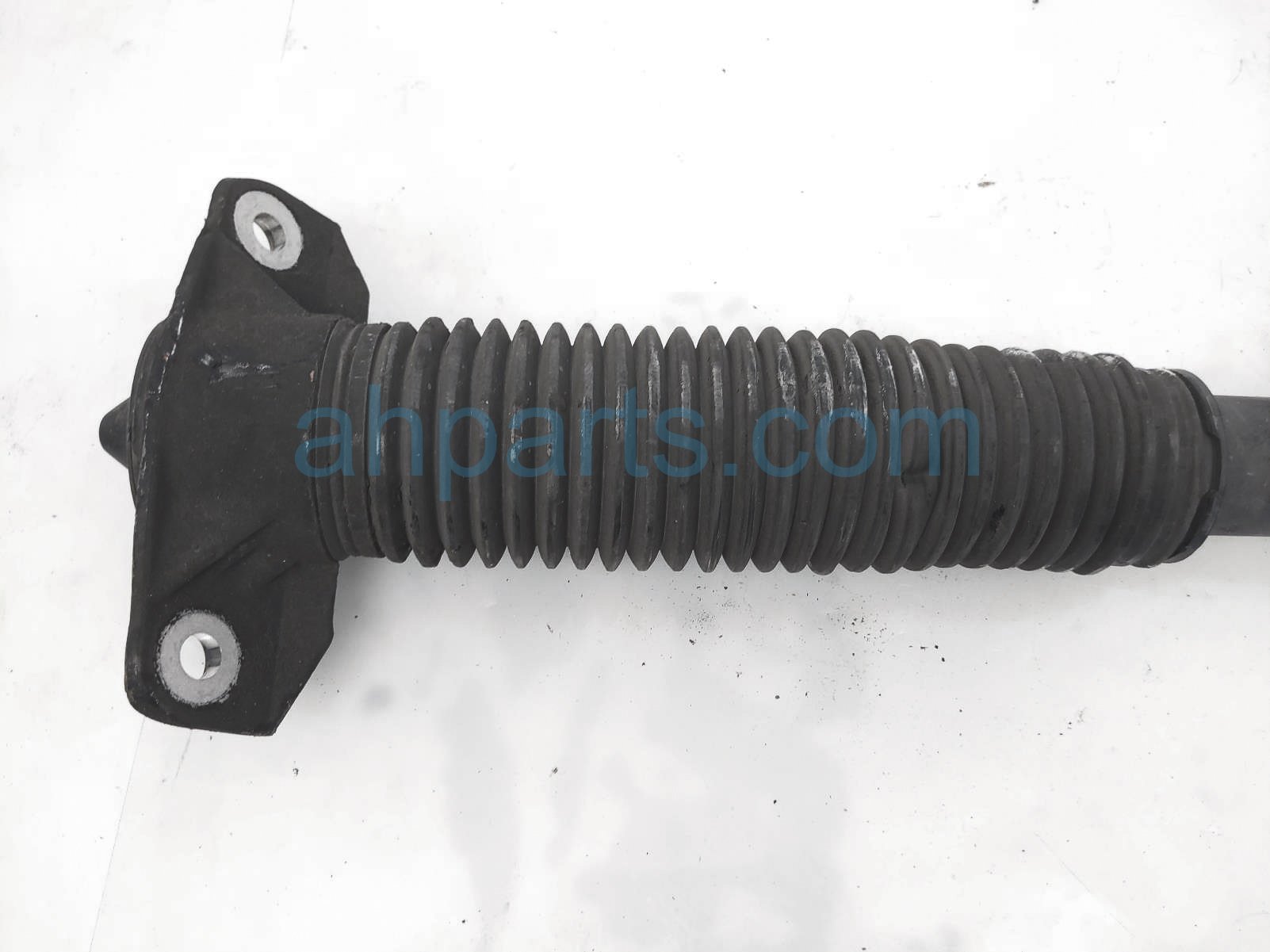 Sold 2020 Kia Telluride Strut / Spring / Rear Driver Shock Absorber ...