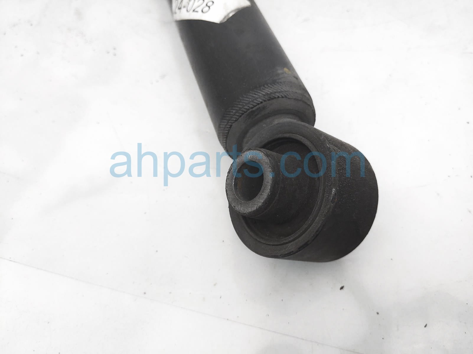 Sold 2020 Kia Telluride Strut / Spring / Rear Driver Shock Absorber ...