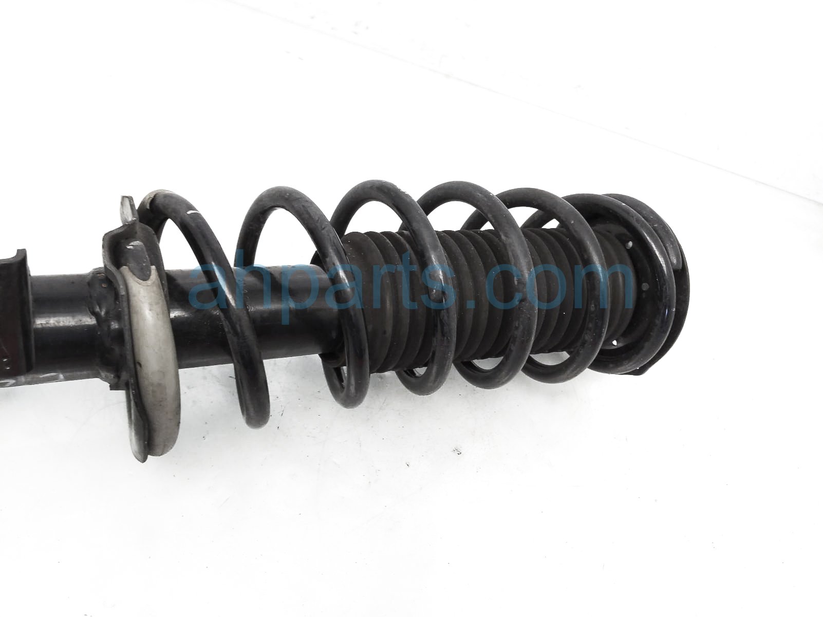Sold 2021 Nissan Kicks Front Driver Strut + Spring - Sv E4303-5R01A,