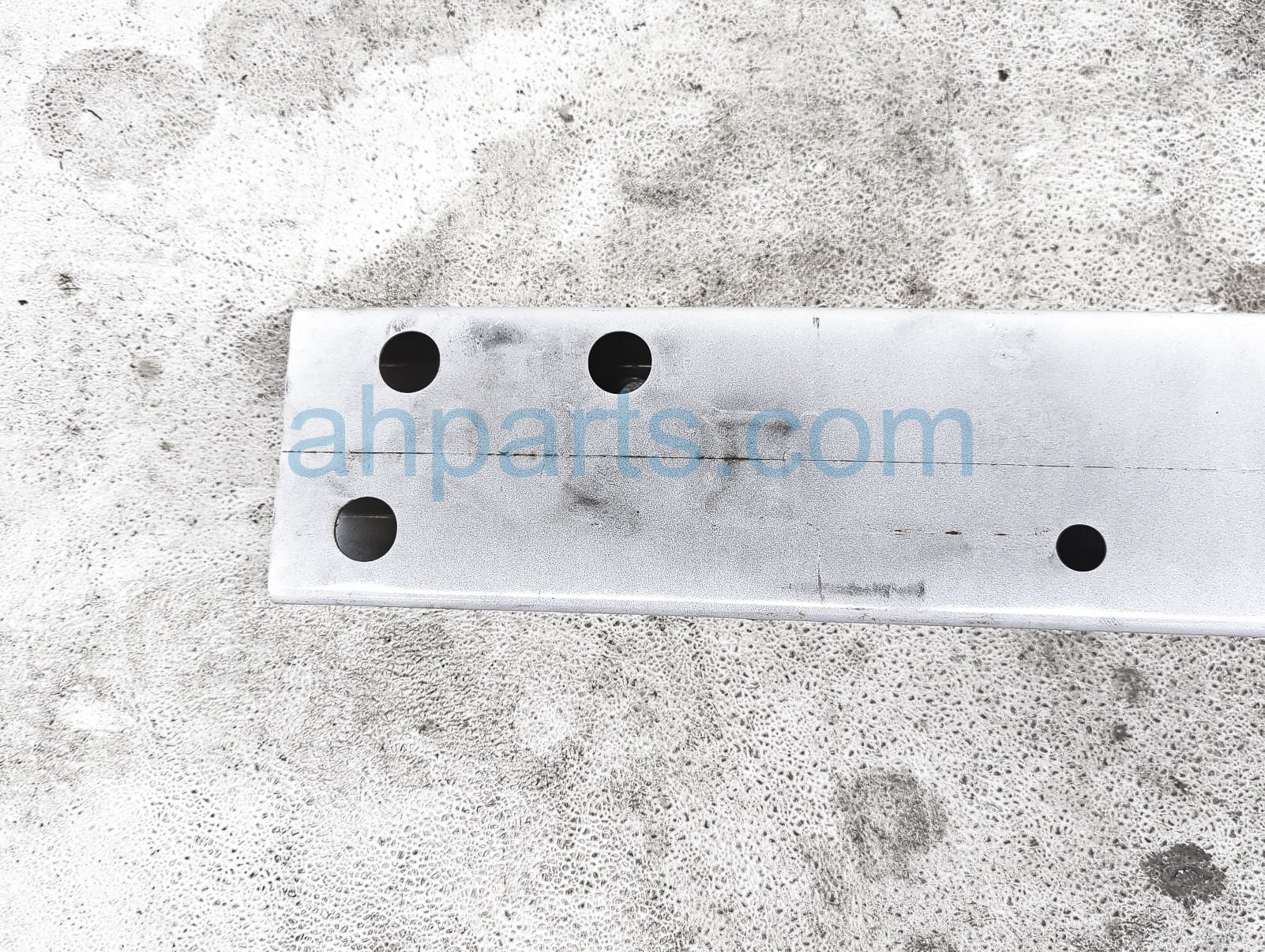 Sold 2015 Chevy Camaro Beam Front Bumper Reinforcement Bar 22785364