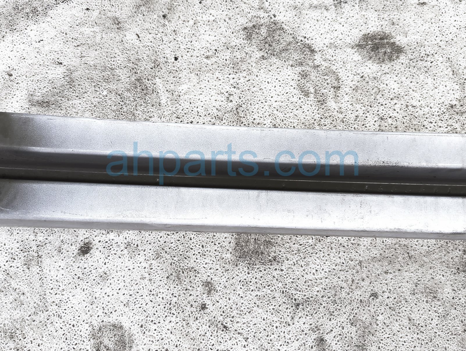 Sold 2015 Chevy Camaro Beam Front Bumper Reinforcement Bar 22785364