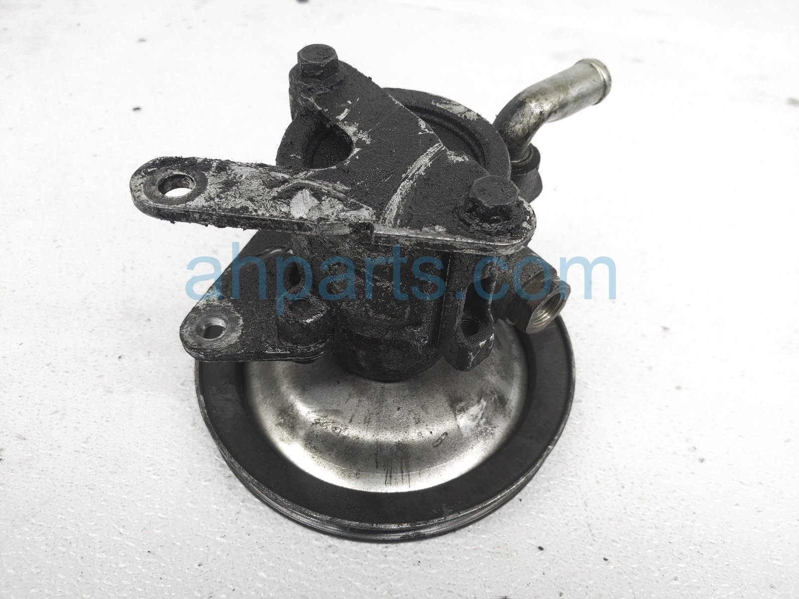 Sold 1995 Volvo 940 Power Steering Pump Assy 8252306