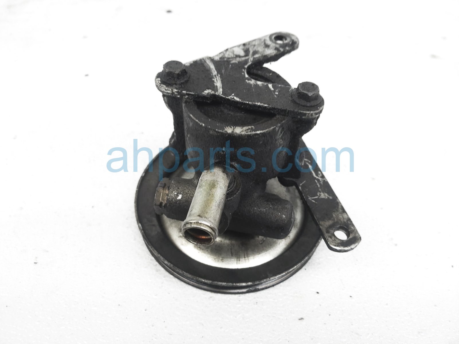 Sold 1995 Volvo 940 Power Steering Pump Assy 8252306
