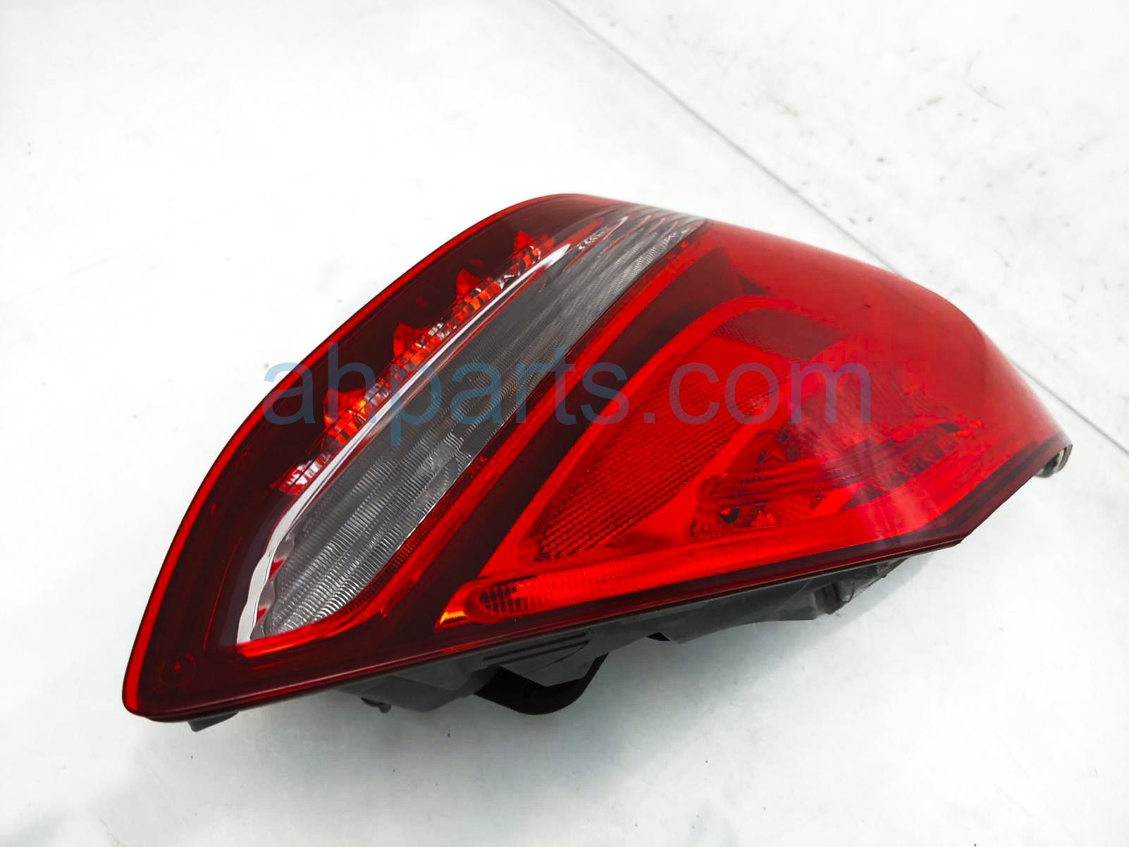 Sold 2018 Mercedes C300 Light / Rear Driver Tail Lamp (on Body) 205-906 ...