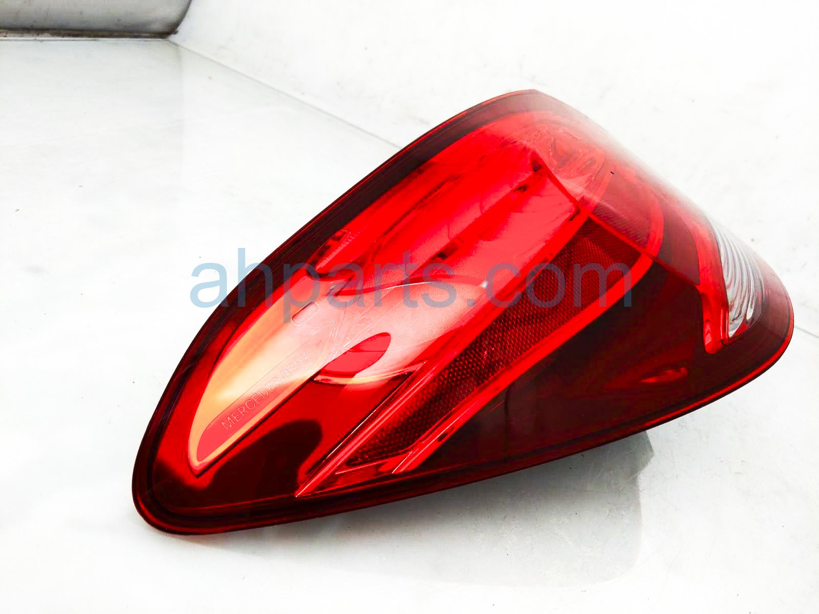 Sold 2018 Mercedes C300 Light / Rear Driver Tail Lamp (on Body) 205-906 ...