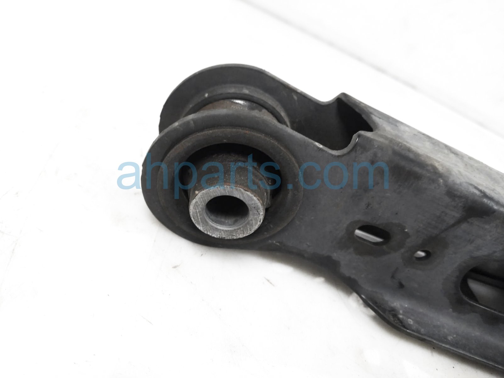 Sold 2019 Toyota Camry Lower Rear Driver Spring Seat Control Arm 48730 ...