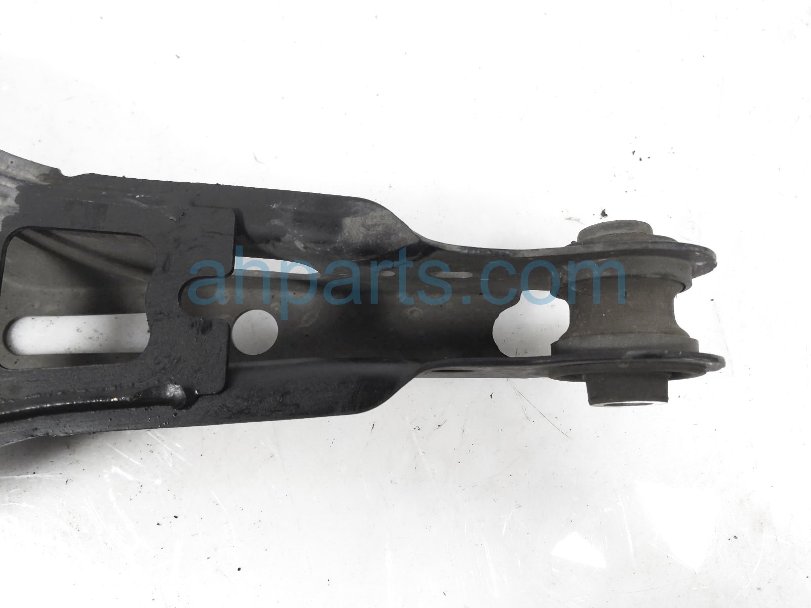 Sold 2019 Toyota Camry Lower Rear Driver Spring Seat Control Arm 48730 ...