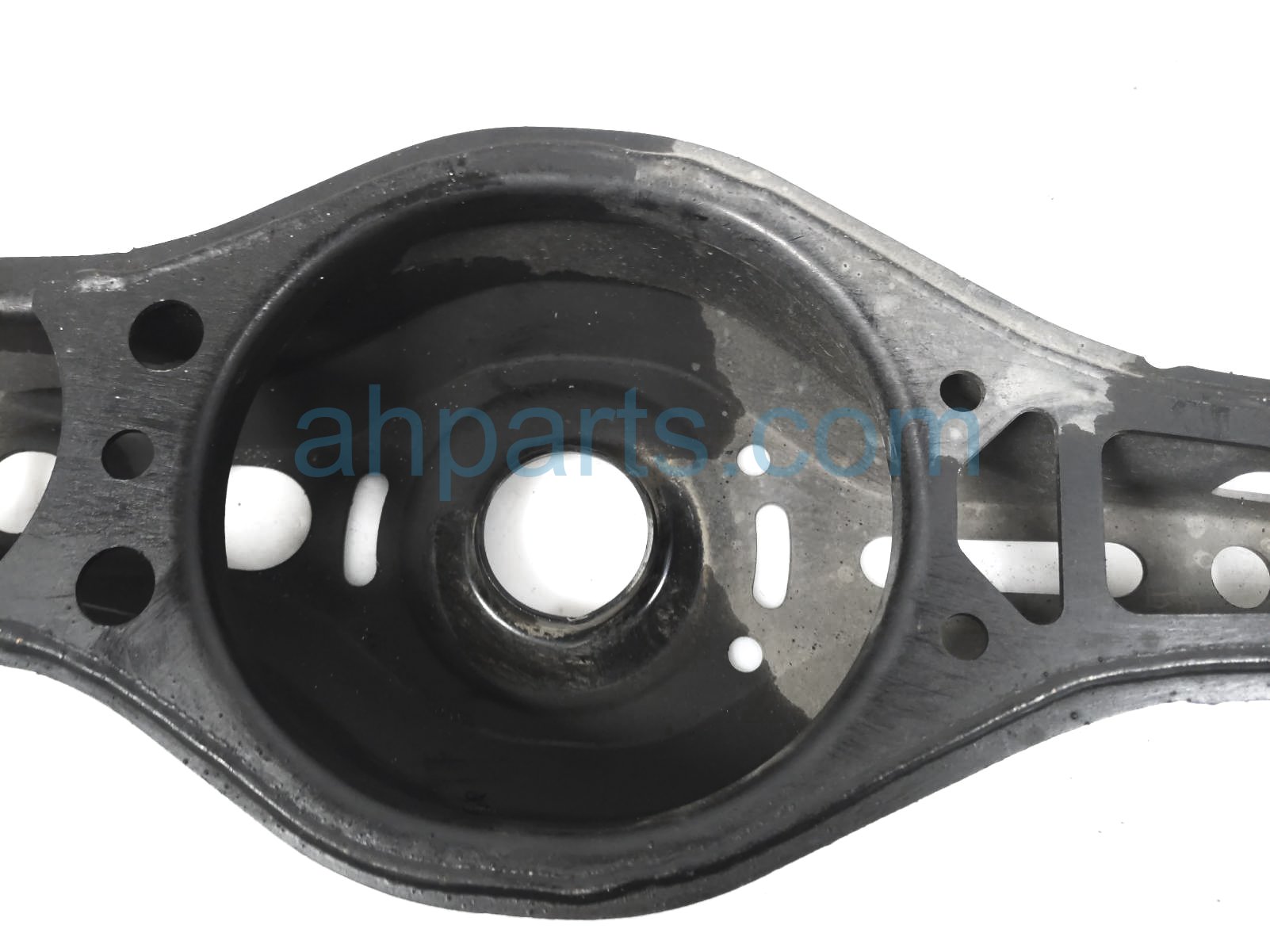 Sold 2019 Toyota Camry Lower Rear Driver Spring Seat Control Arm 48730 ...