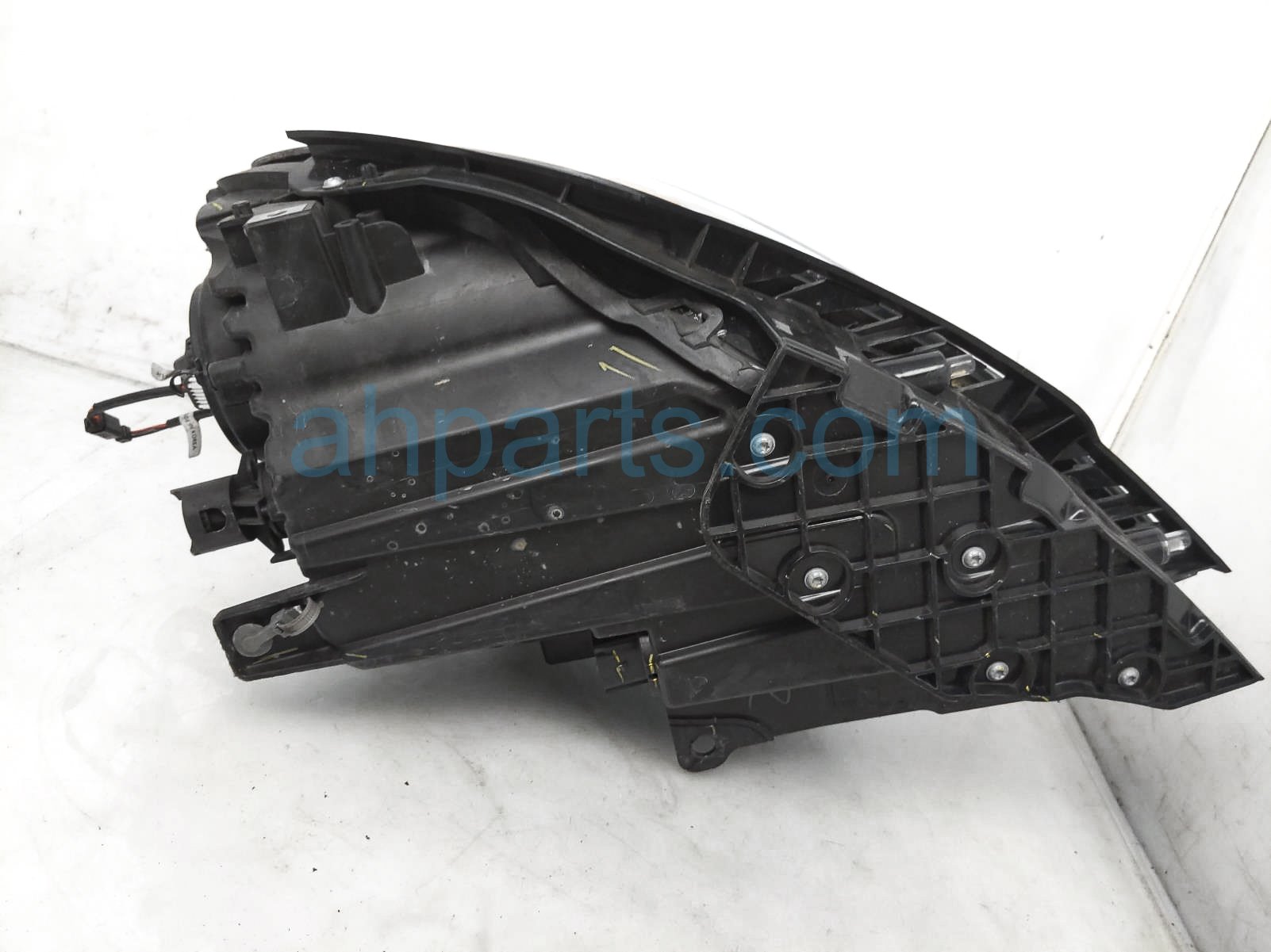 Sold 2021 Jeep Compass Headlight Passenger Headlamp / Light 55112706AF