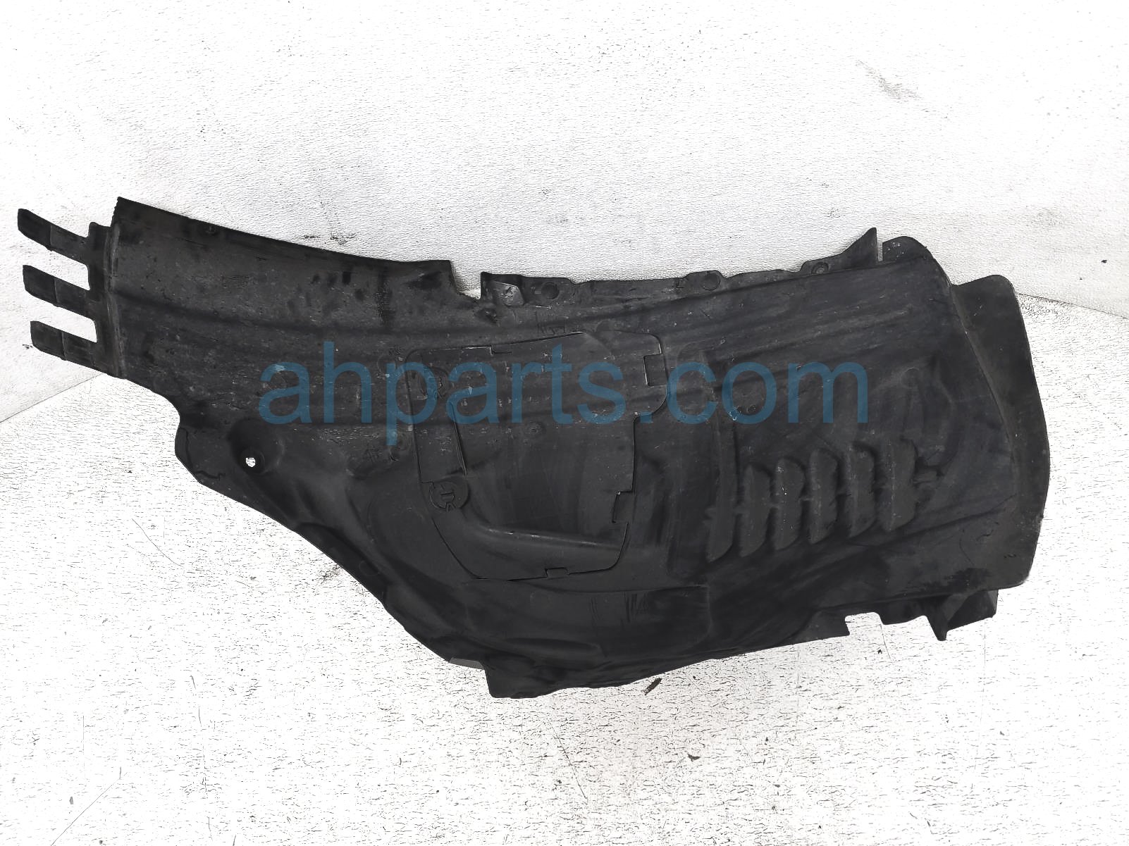 Sold 2018 Mercedes C300 Front Passenger Forward Inner Fender Liner 205 ...