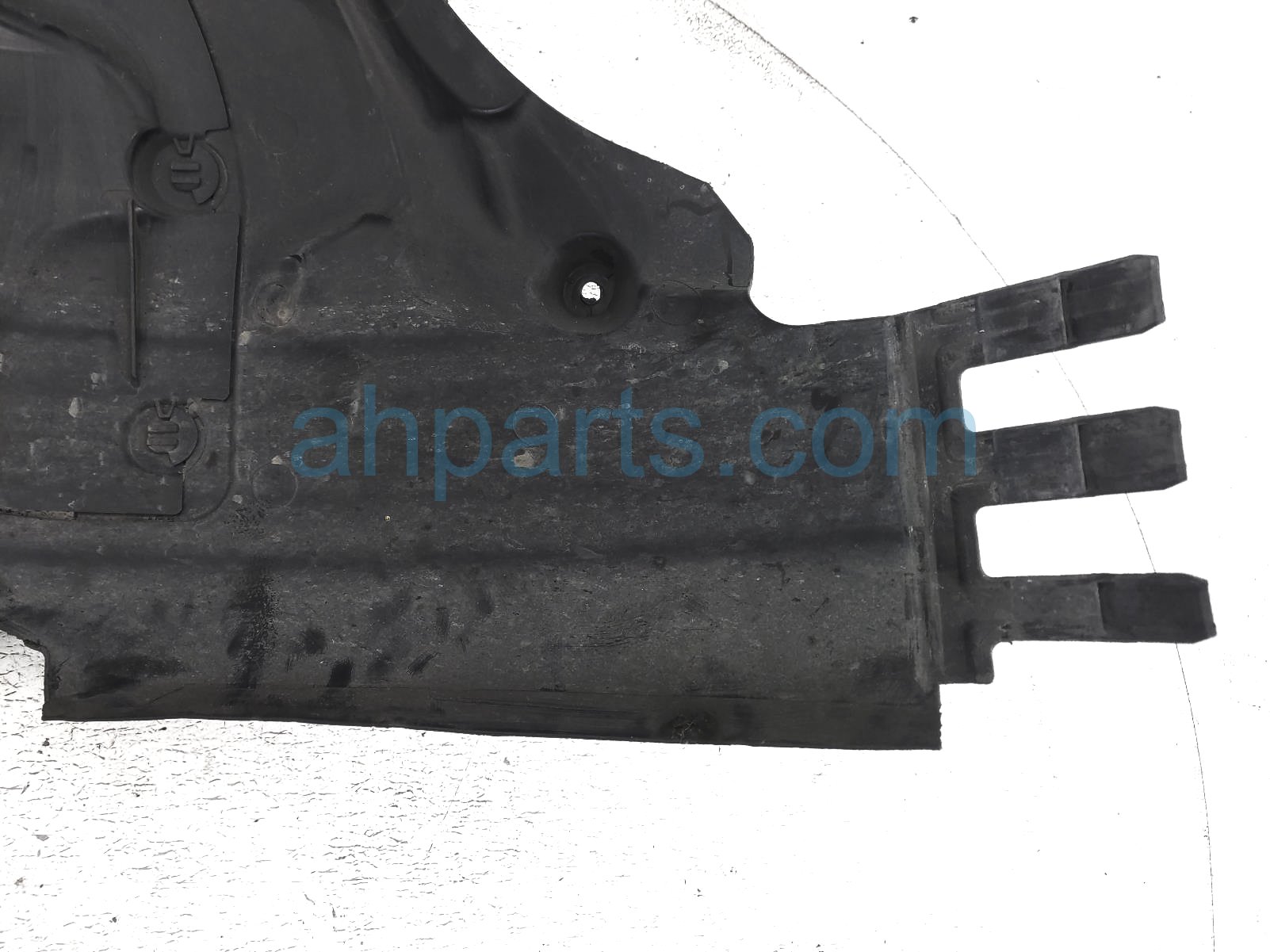 Sold 2018 Mercedes C300 Front Passenger Forward Inner Fender Liner 205 ...