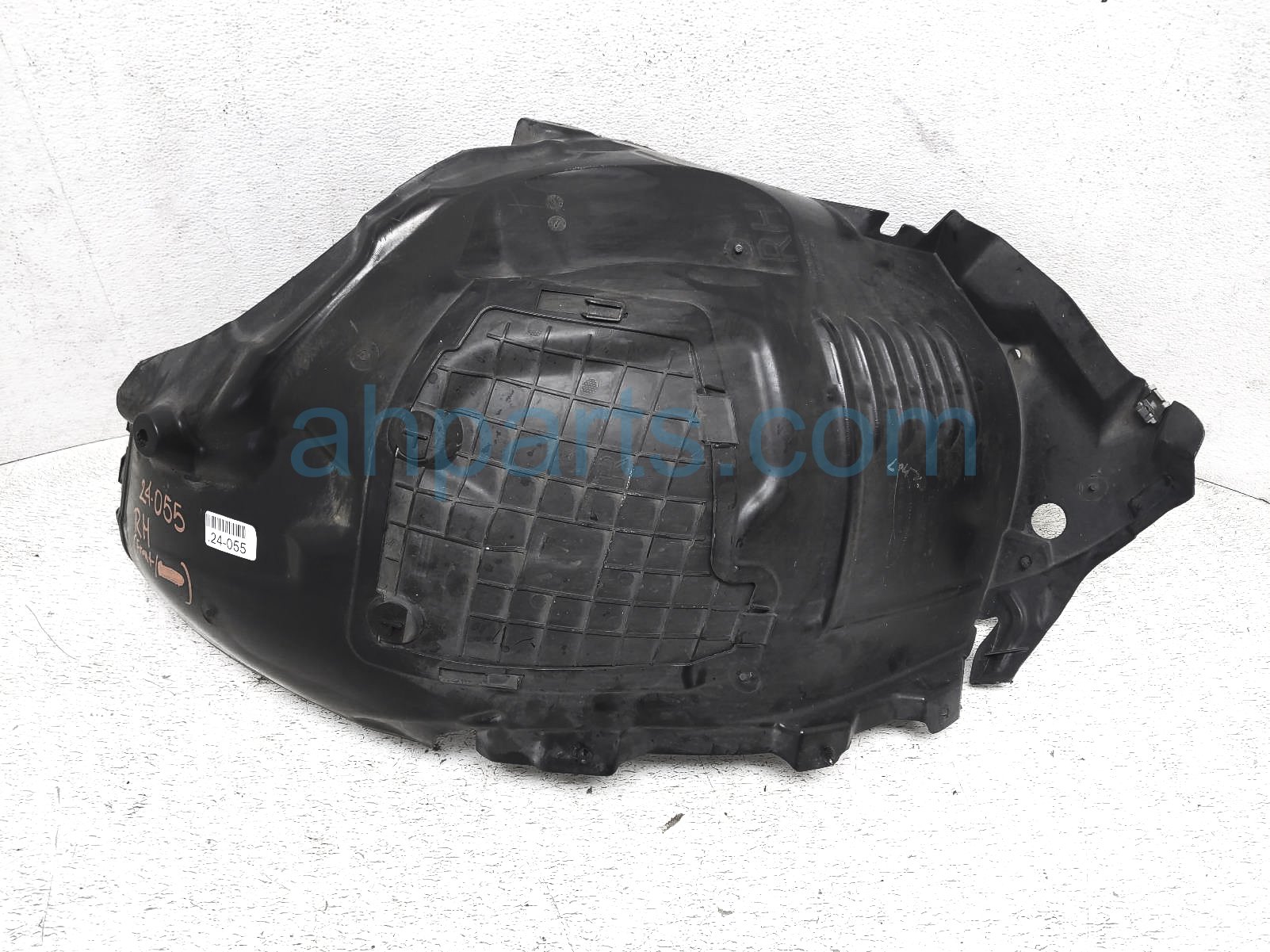 Sold 2018 Mercedes C300 Front Passenger Forward Inner Fender Liner 205 ...