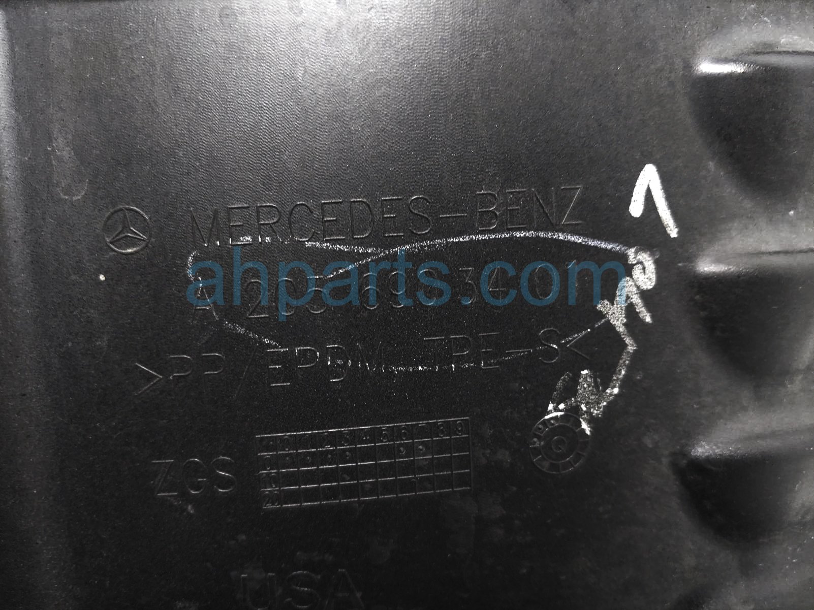 Sold 2018 Mercedes C300 Front Passenger Forward Inner Fender Liner 205 ...