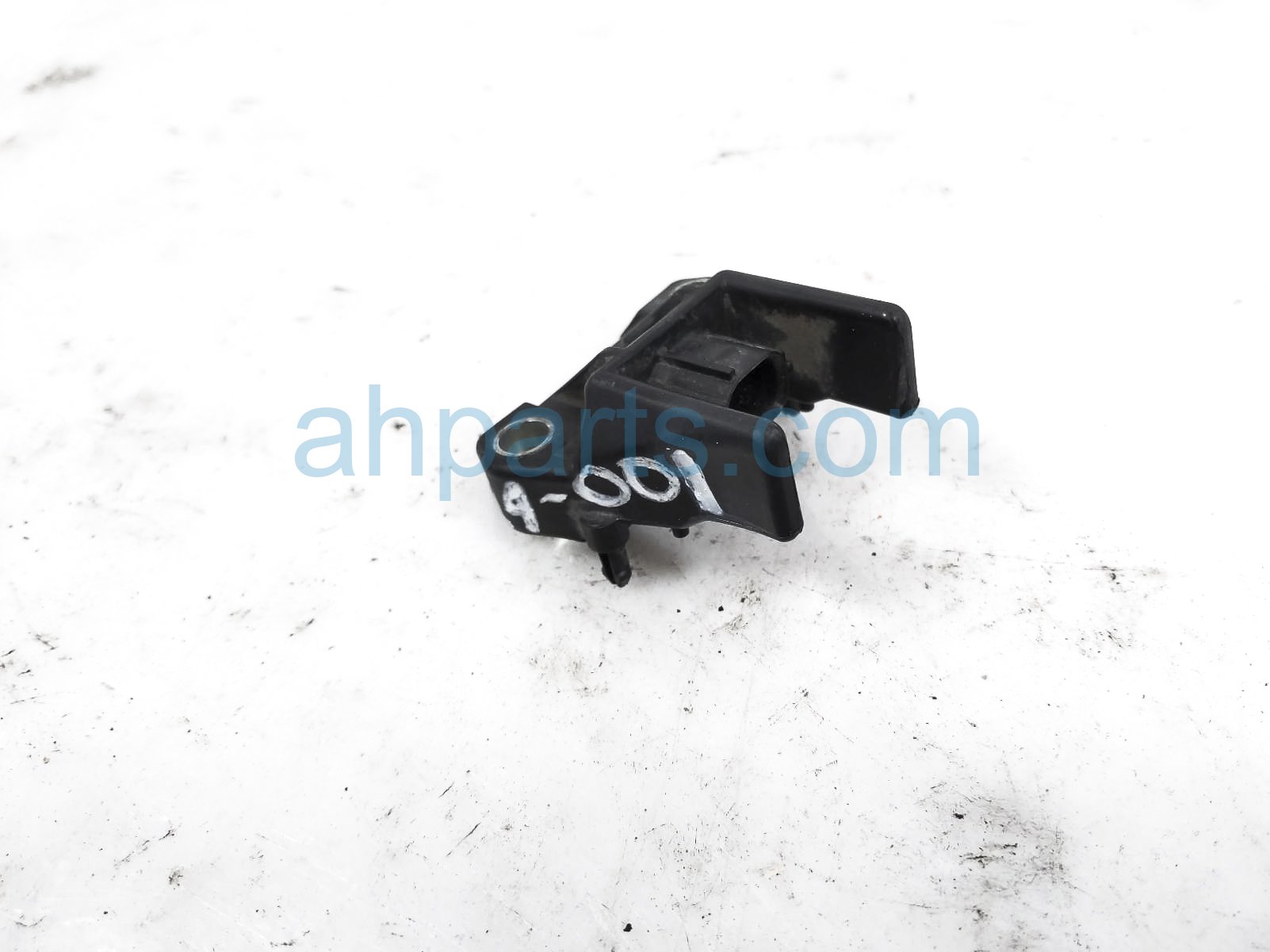 Sold 2017 Toyota Sienna Front Driver Impact Airbag Sensor 89173-08040,