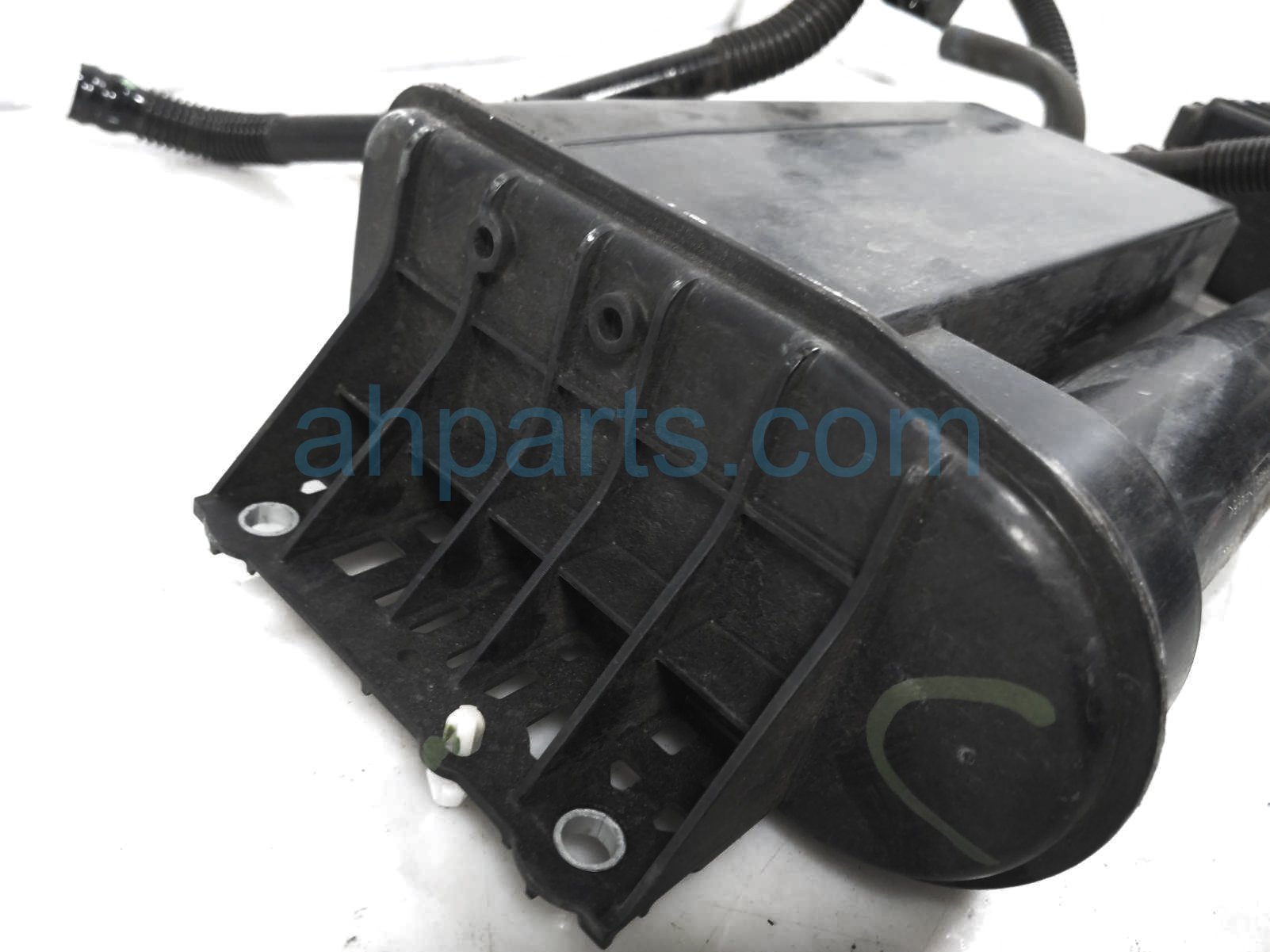Sold 2019 Toyota Camry Fuel Vapor Charcoal Canister 77740-06230,
