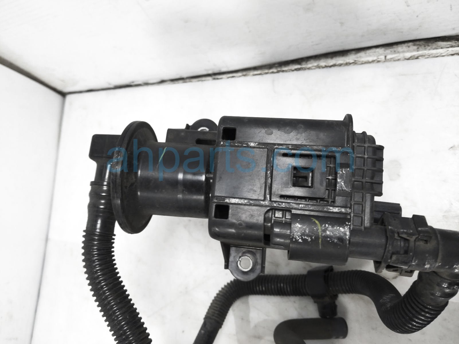 Sold 2019 Toyota Camry Fuel Vapor Charcoal Canister 77740-06230,