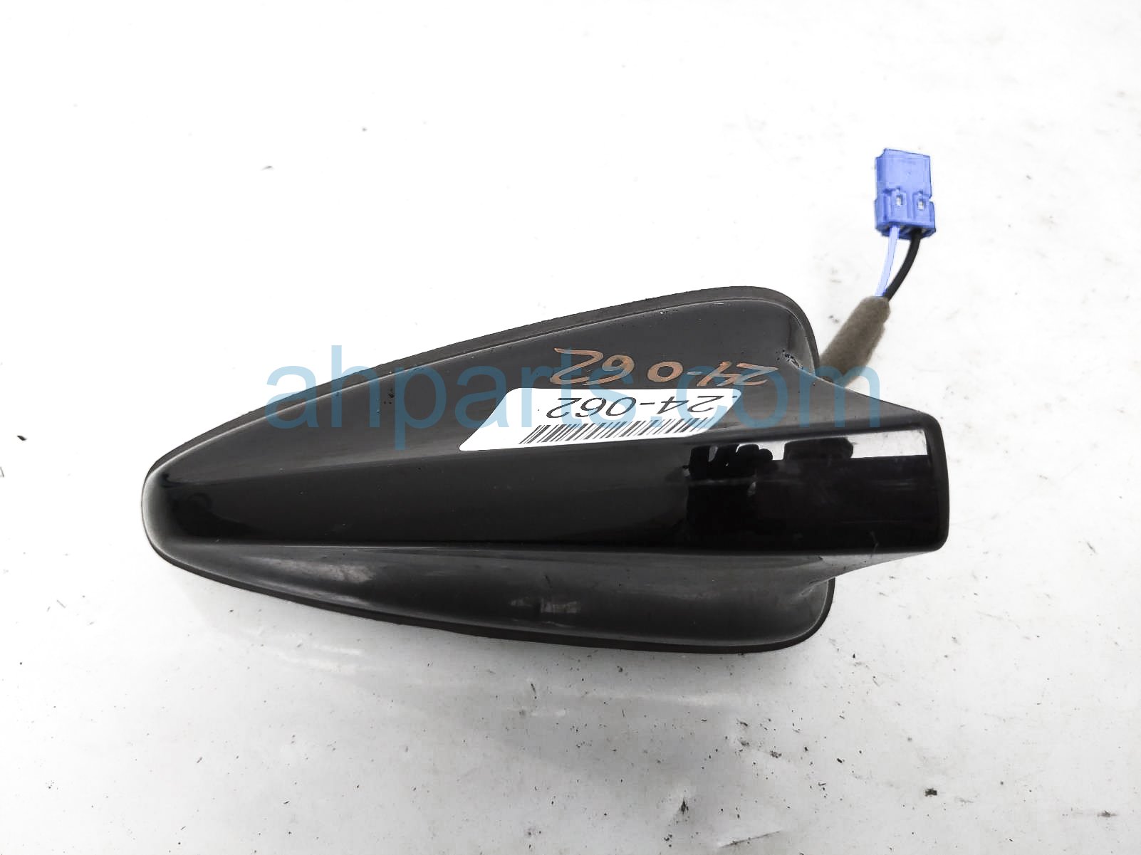 Sold 2021 Hyundai Venue Roof Antenna - Black 96210-K2150-EB,