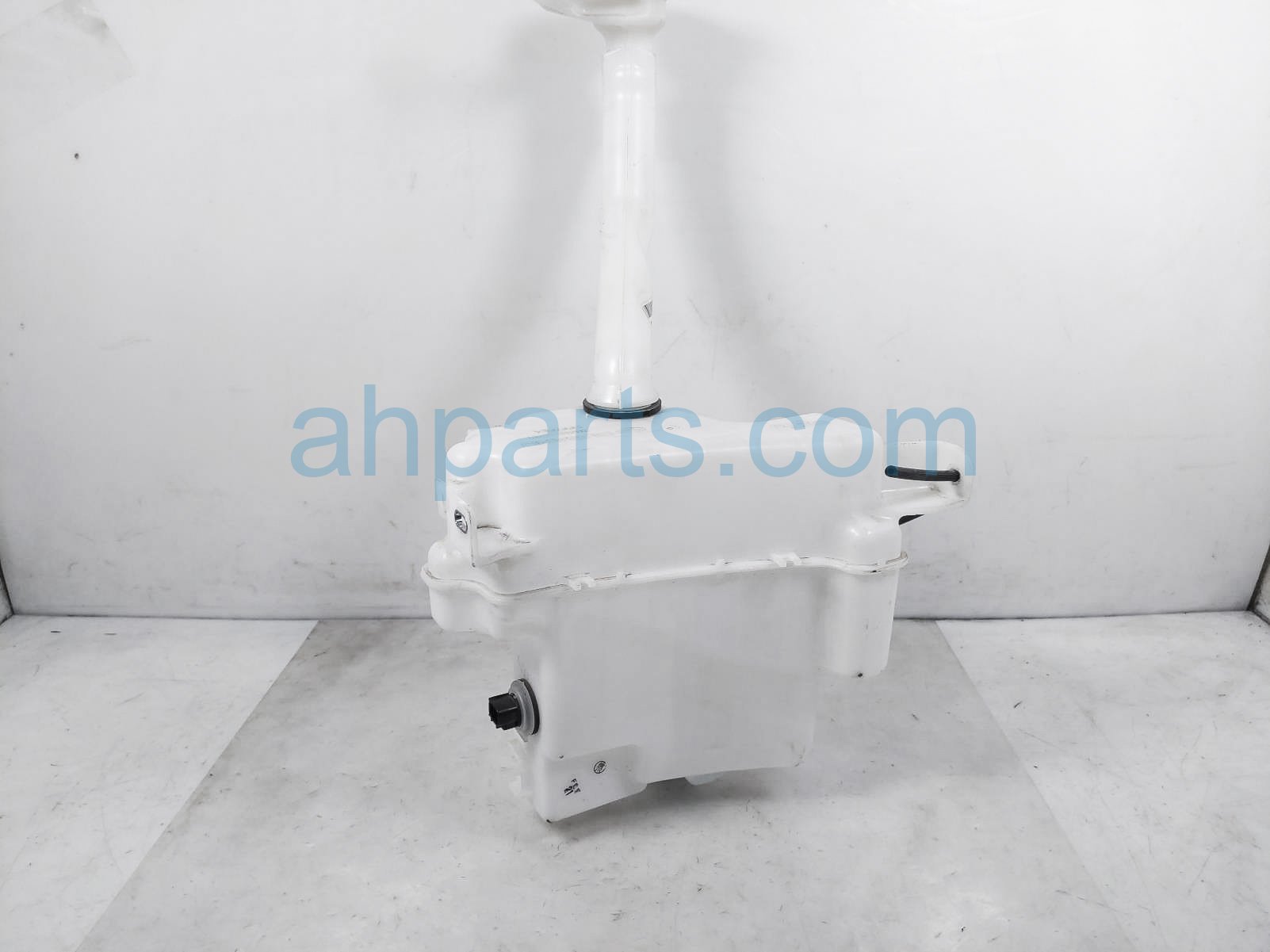 Sold 2022 Subaru WRX Windshield Washer Reservoir Tank 86631VC020,