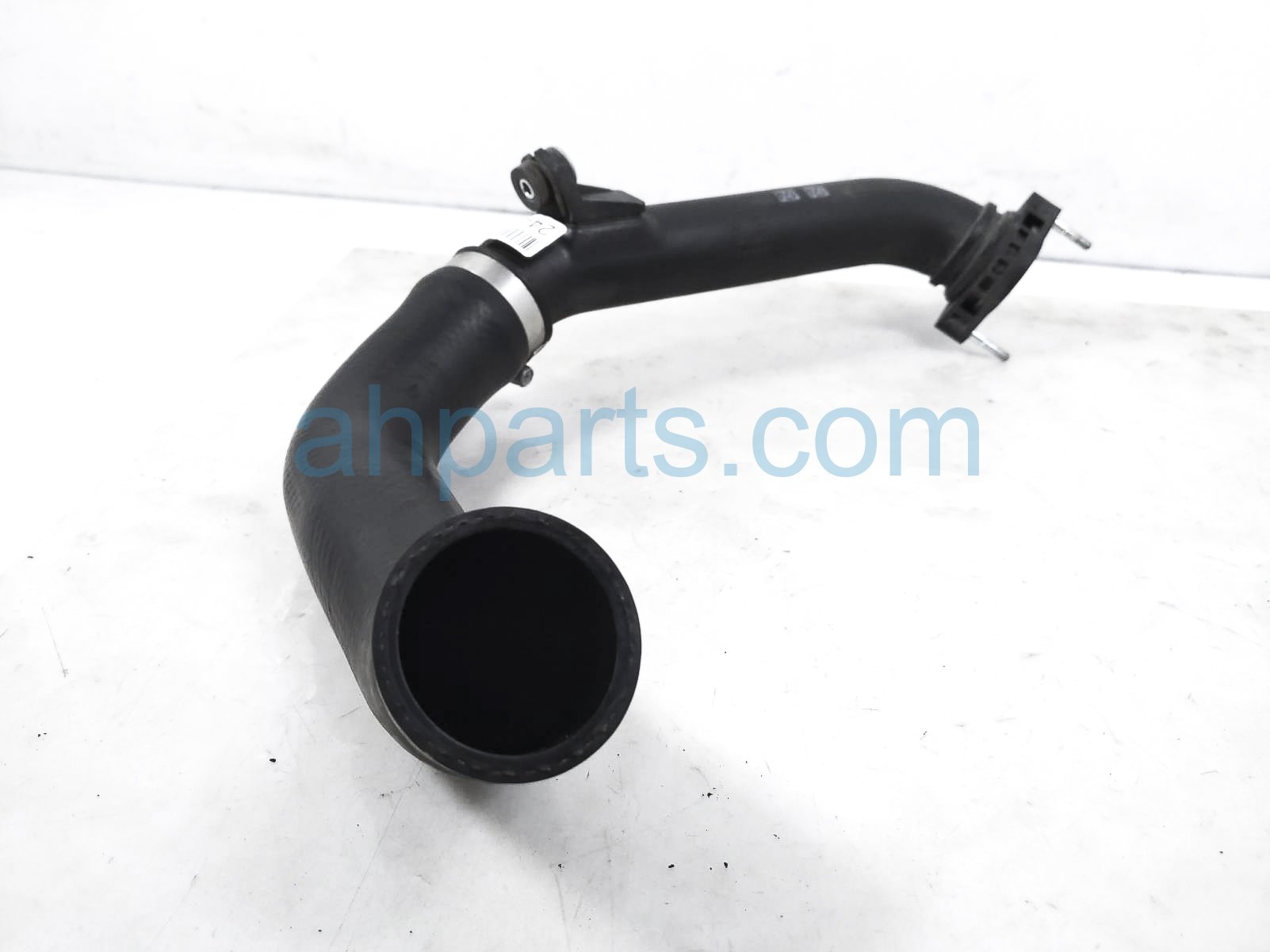 Sold 2020 Honda Civic Intercooler Inlet Pipe Assy - 1.5l 17282-5AA-A01,