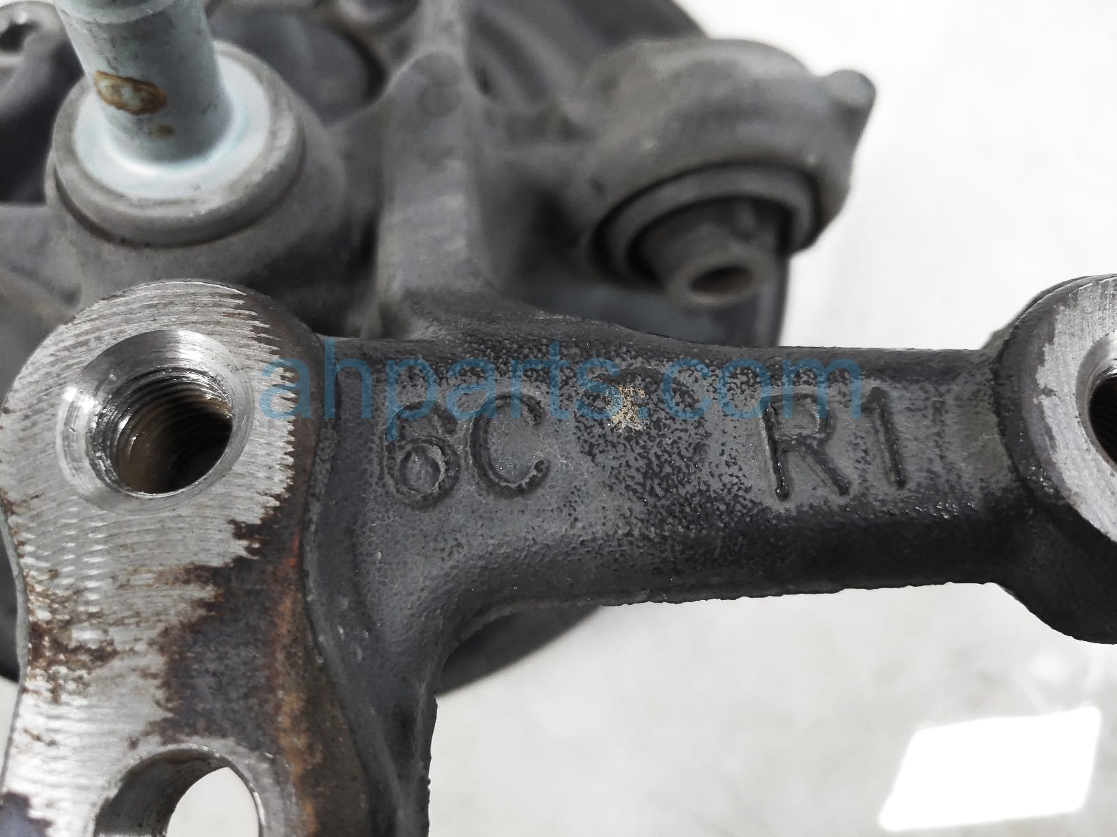 Sold 2021 Toyota Corolla Axle Stub Rear Passenger Spindle Knuckle Hub ...
