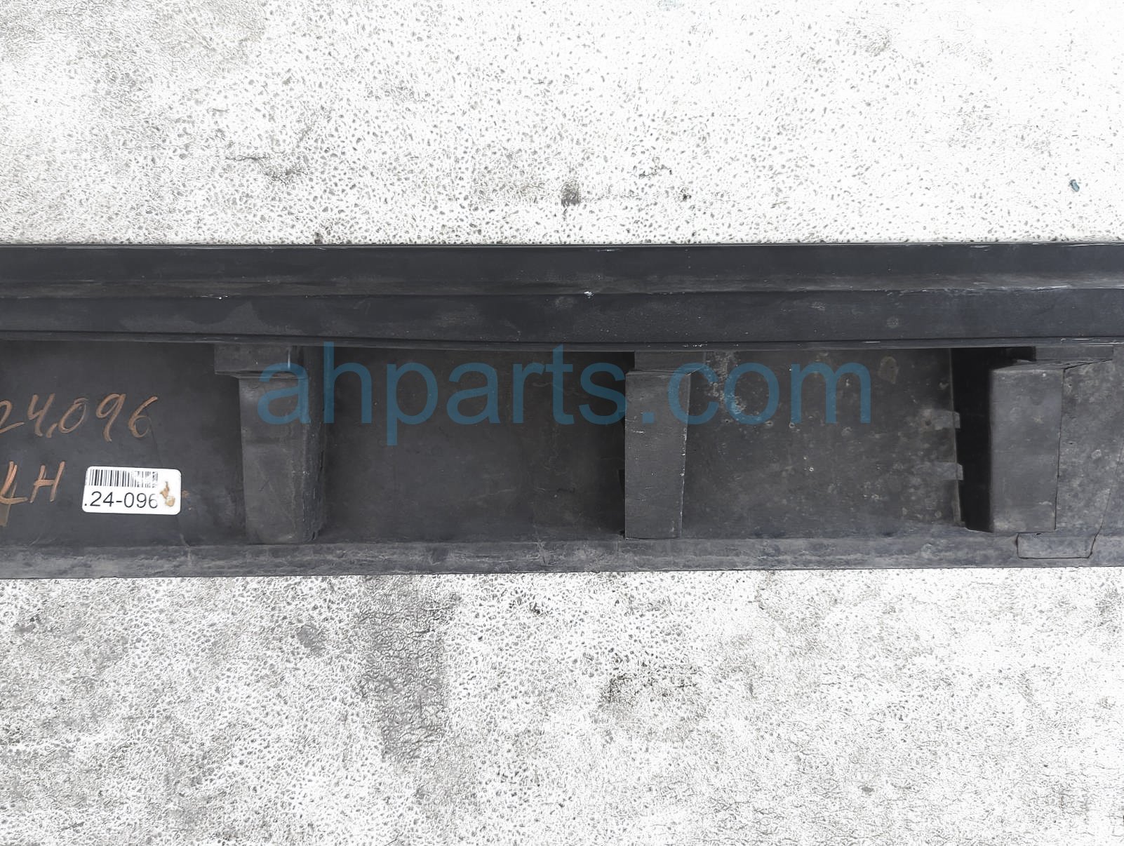 Sold 2019 Honda Odyssey Rocker Trim Driver Side Skirt / Molding - Black ...