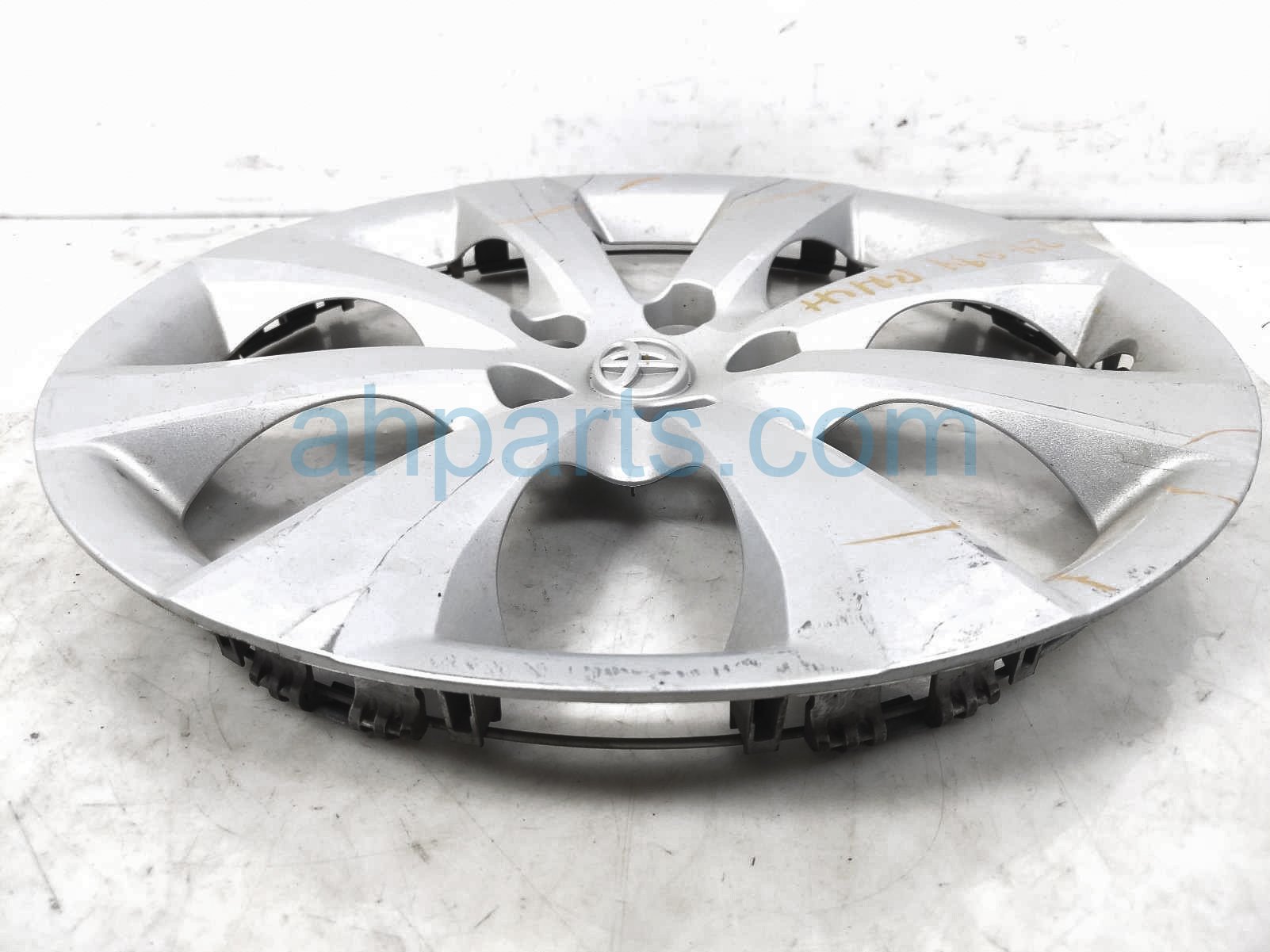 Sold 2021 Toyota Corolla Hub Rear Driver Wheel Cap Cover (8 Spoke ...