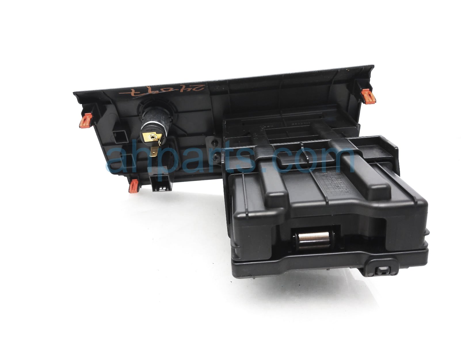 Sold 2017 Toyota Sienna Instrument Panel Cup Holder Assy 55620-08050,