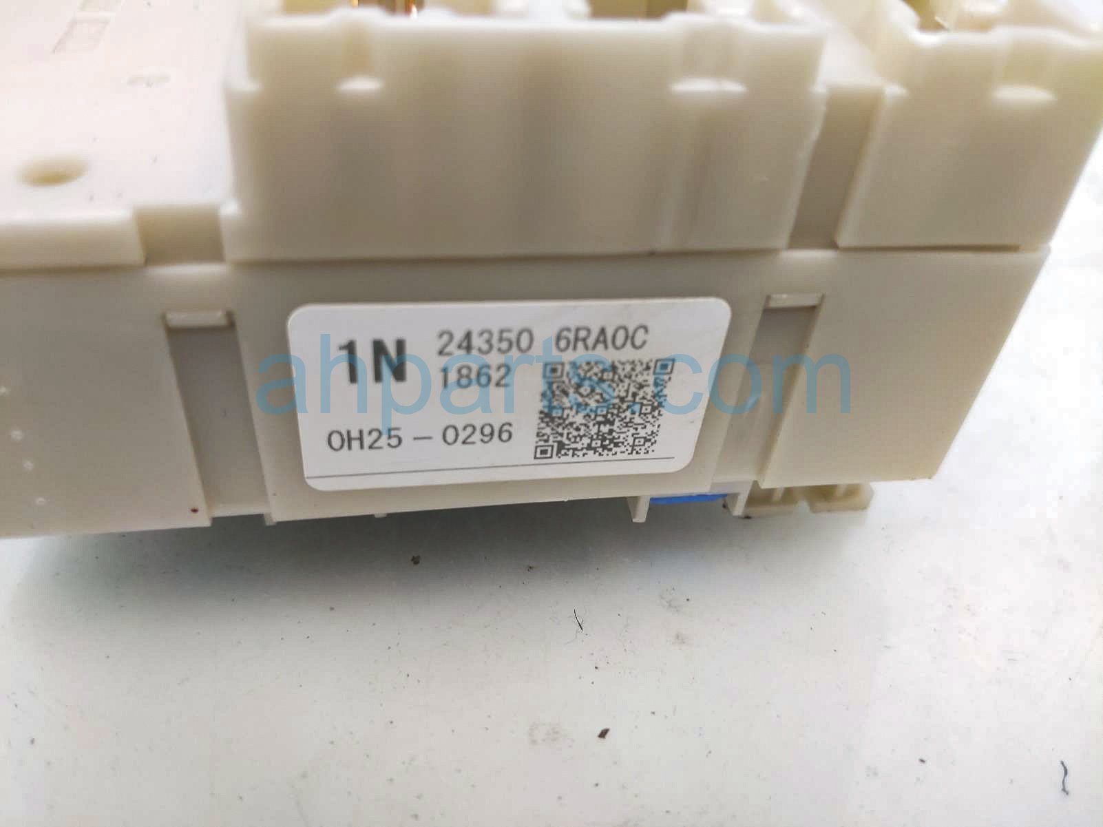 Sold 2021 Nissan Rogue Front Driver Fuse / Junction Box (in Cabin ...