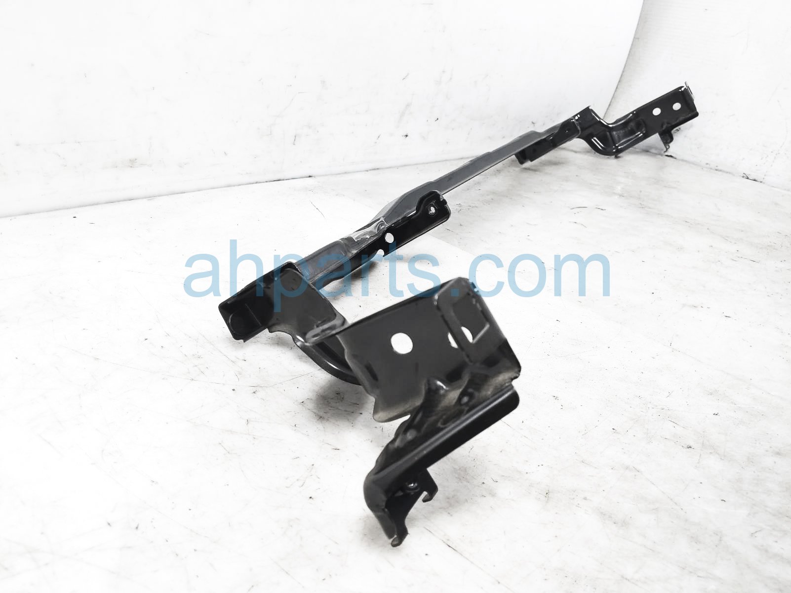 Sold 2023 Honda Pilot Front Bumper Metal Retainer Bracket 71160-T90-A01,