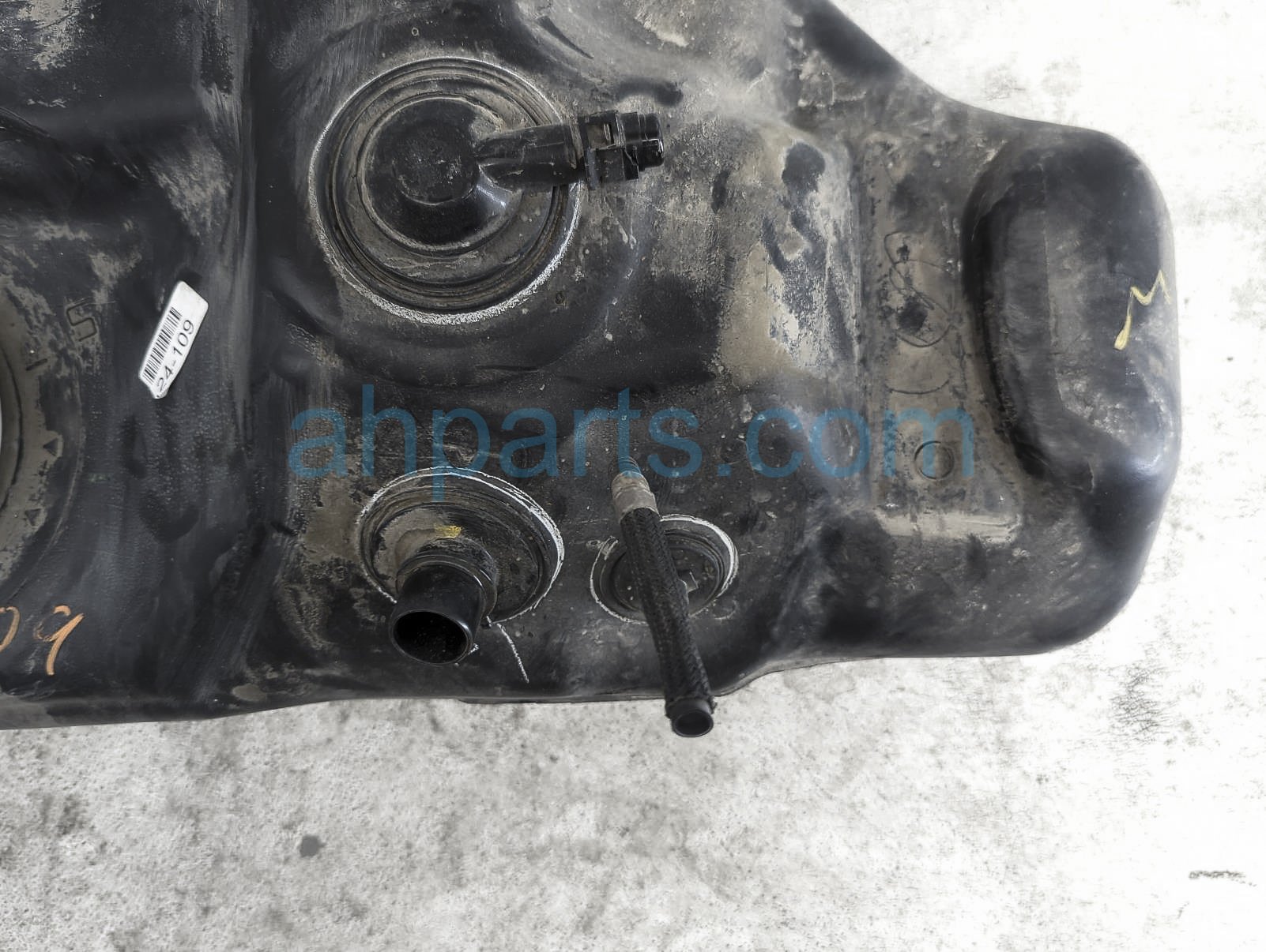 Sold 2020 Toyota Tacoma Gas / Fuel Tank - 2.7l 4x2 77001-04212,