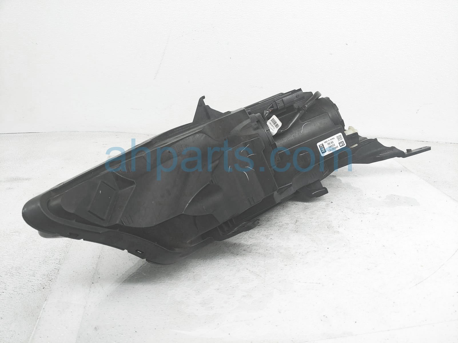 Sold 2021 Chevy Malibu Headlight Driver Headlamp / Light 84680167