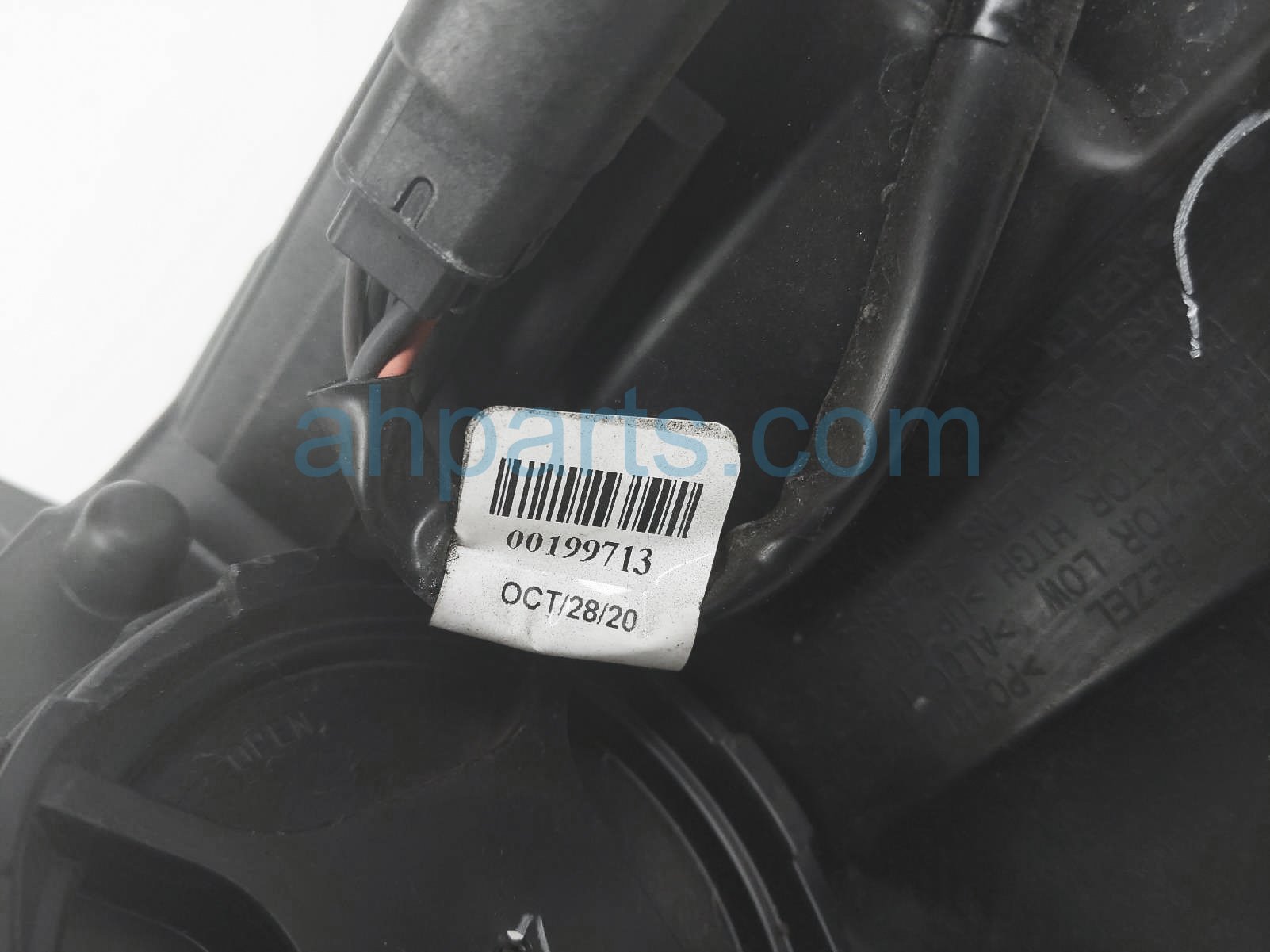 Sold 2021 Chevy Malibu Headlight Driver Headlamp / Light 84680167