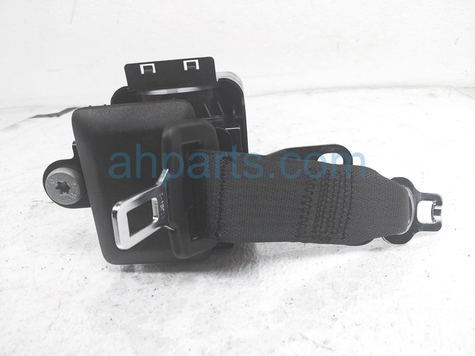 Sold 2021 Chevy Malibu Rear 2nd Row Mid Seat Belt - Black 84711431,