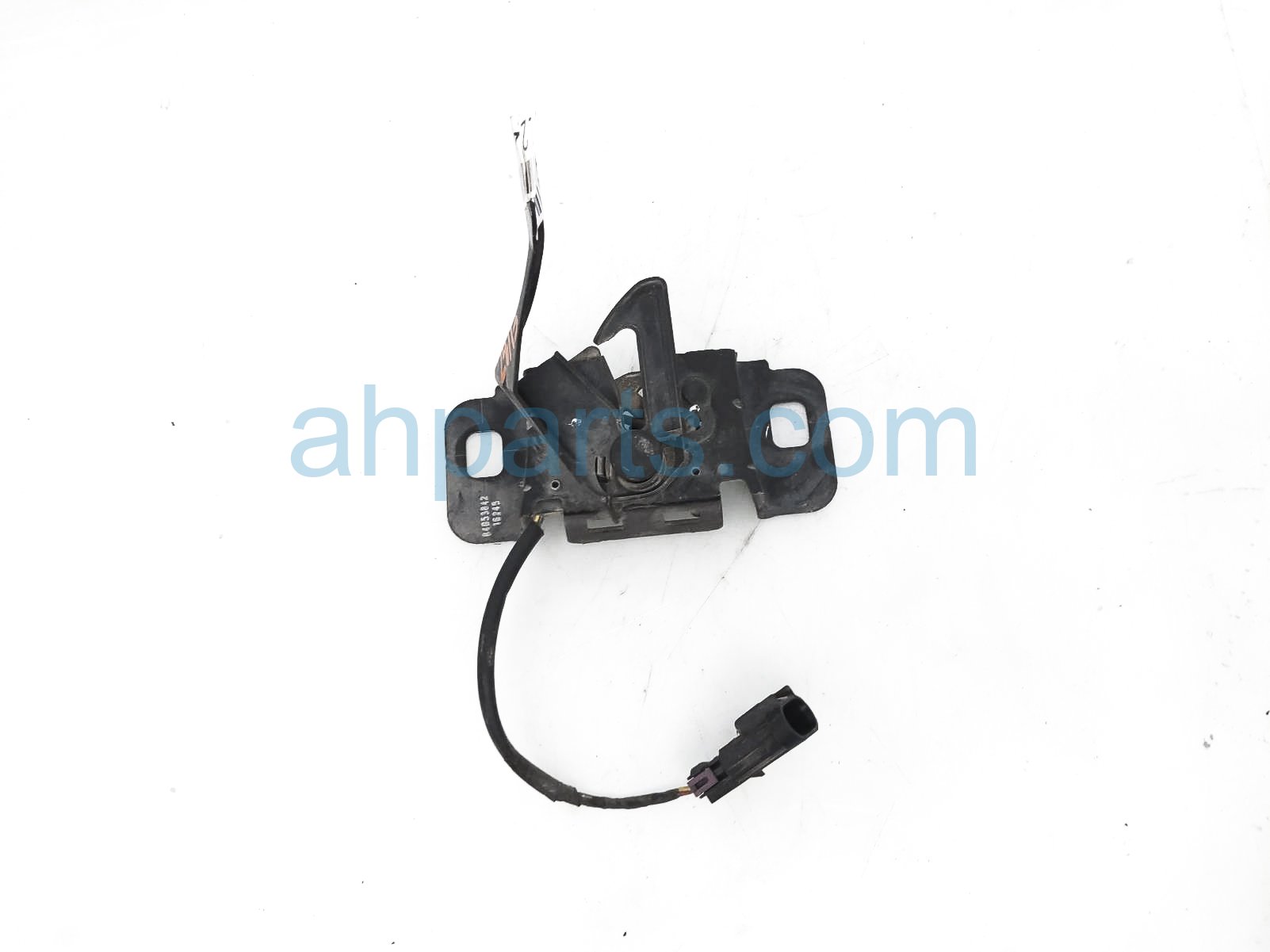 Sold 2017 Chevy Camaro Hood Lock / Latch 84053842